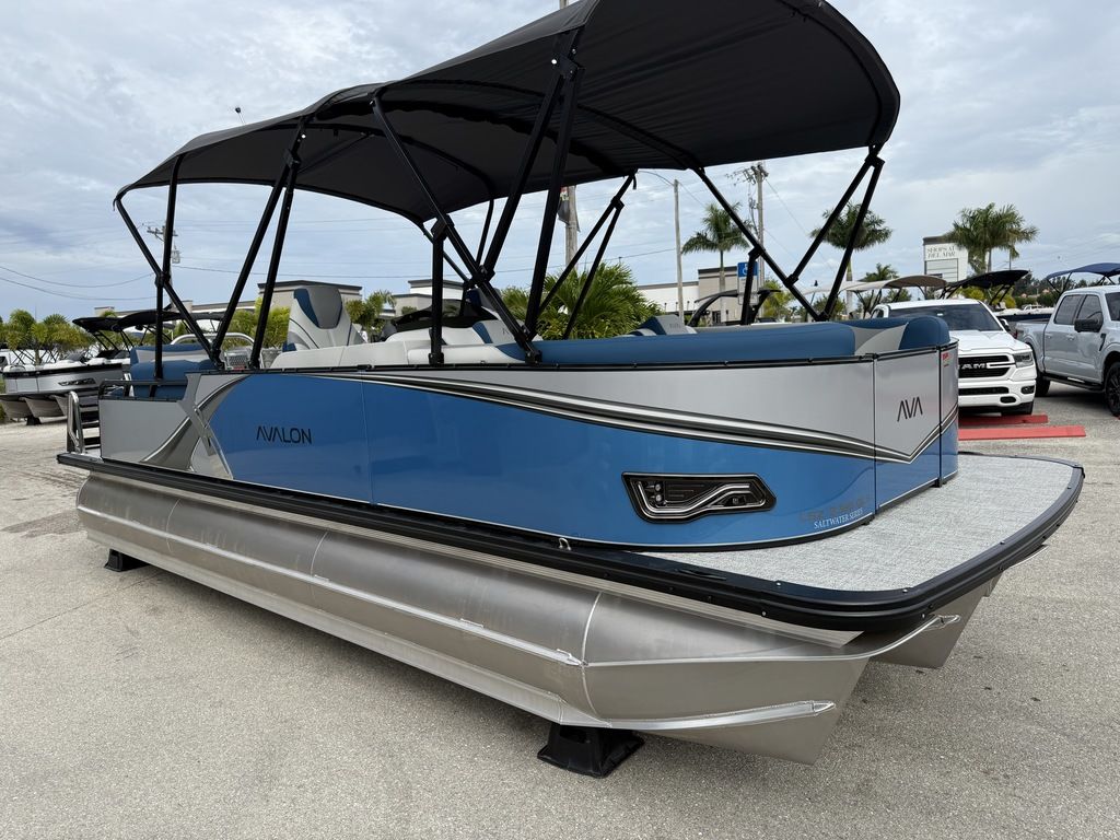 New Avalon 2385 LSZ Quad Lounger Shift Tri Toon High Performance 2026 ...