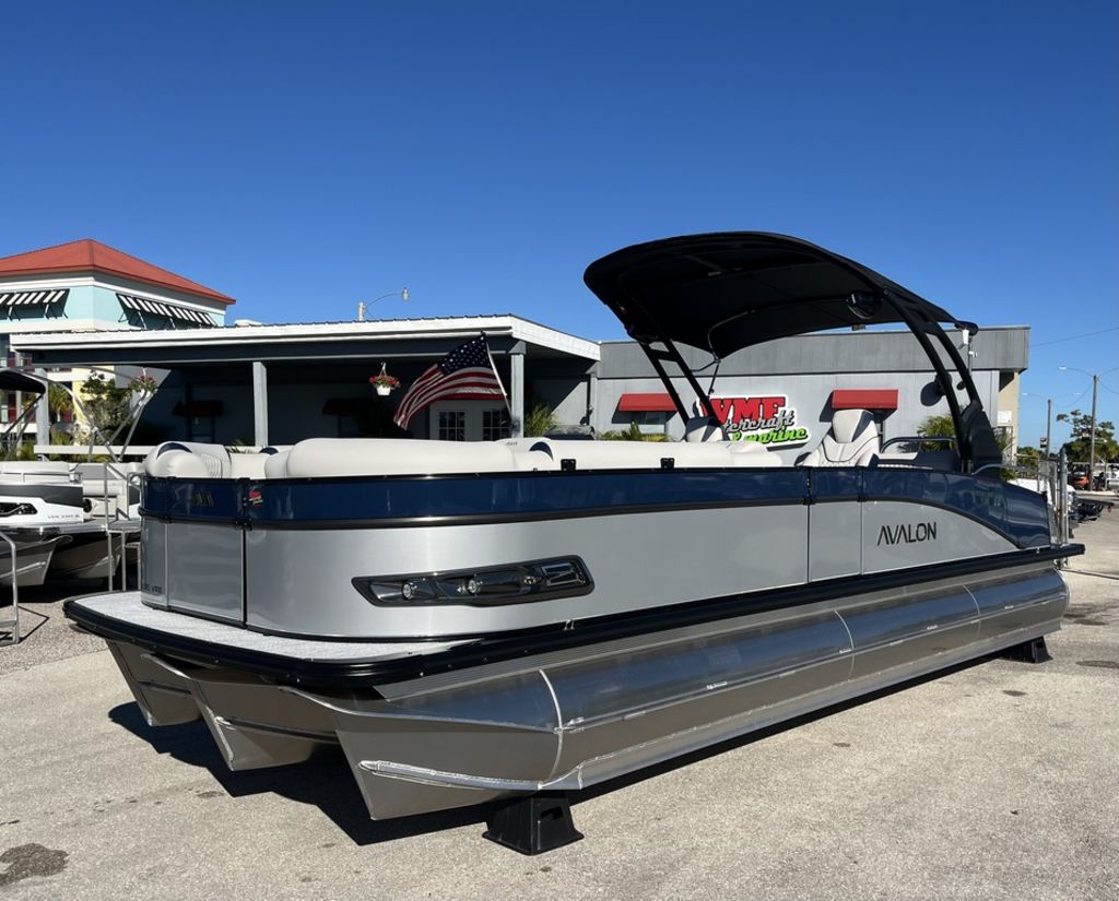 New Avalon 2585 Catalina VRB Tri Toon High Performance Mercury 300hp V8 ...