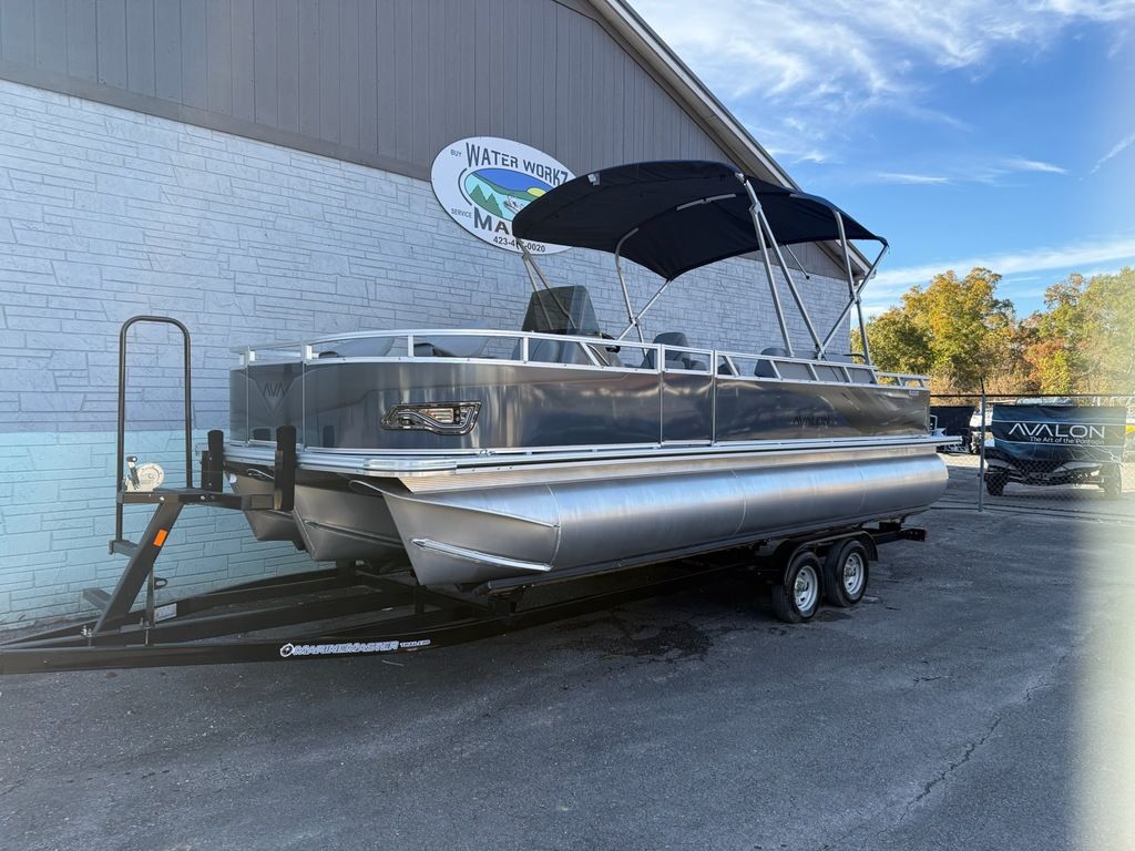 New Avalon 2385 Venture 85 Center Fish 2026 for sale in Cleveland ...