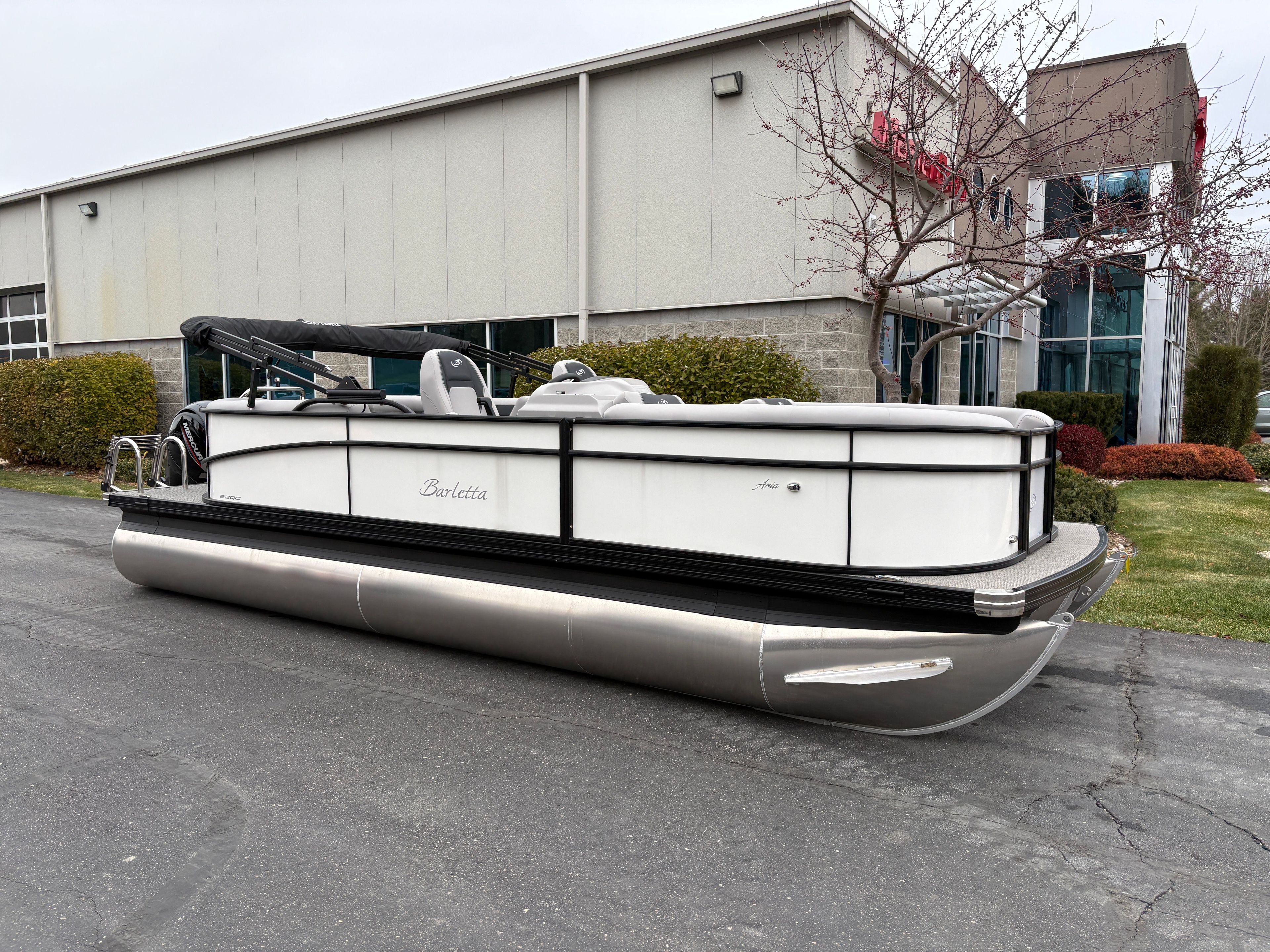 New Barletta ARIA 22QC 2025 for sale in Fenton, Michigan - Boatzon.com