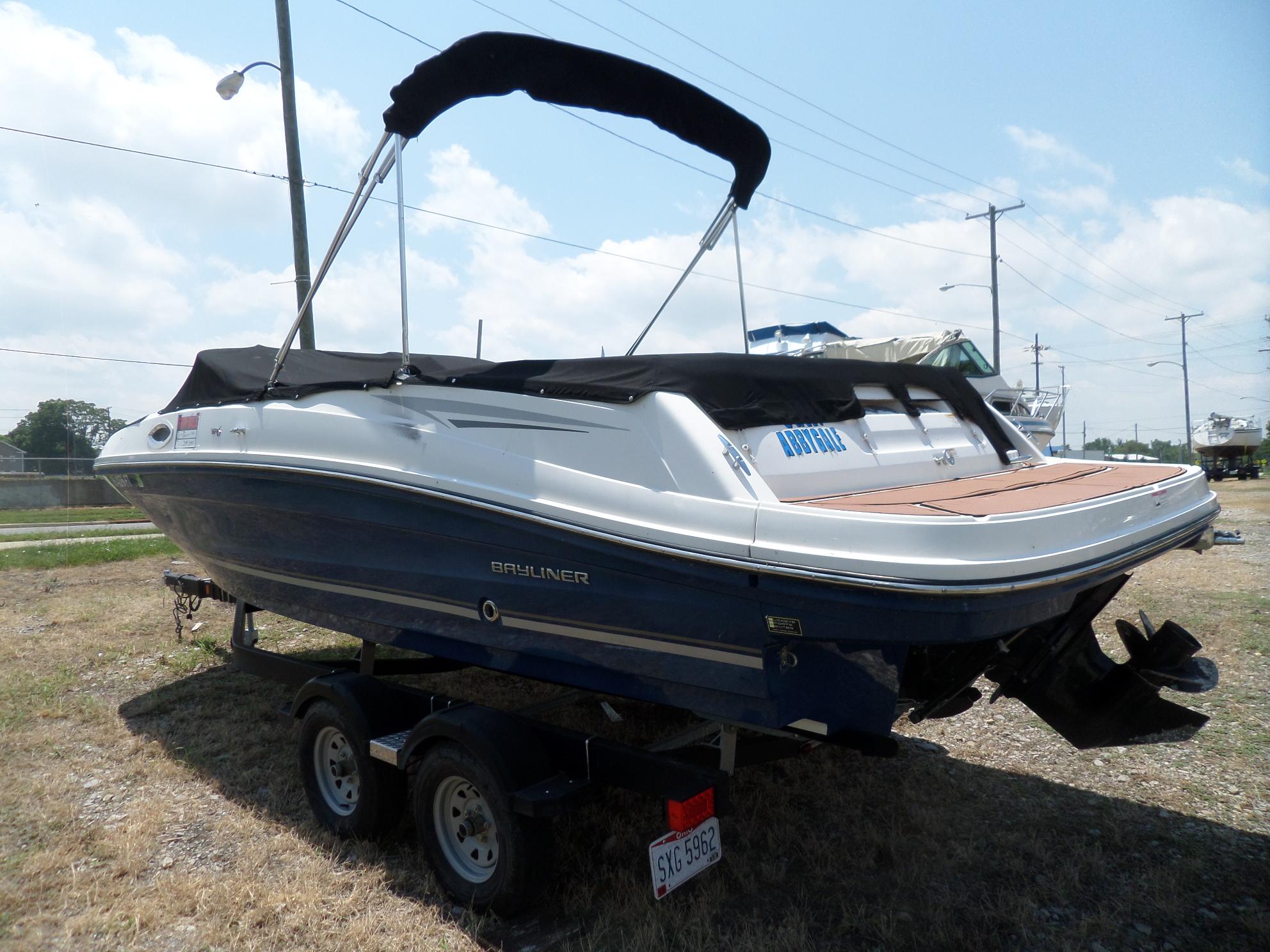 Used Bayliner VR6 Bowrider IO 2017 for sale in Sandusky, Ohio - Boatzon.com