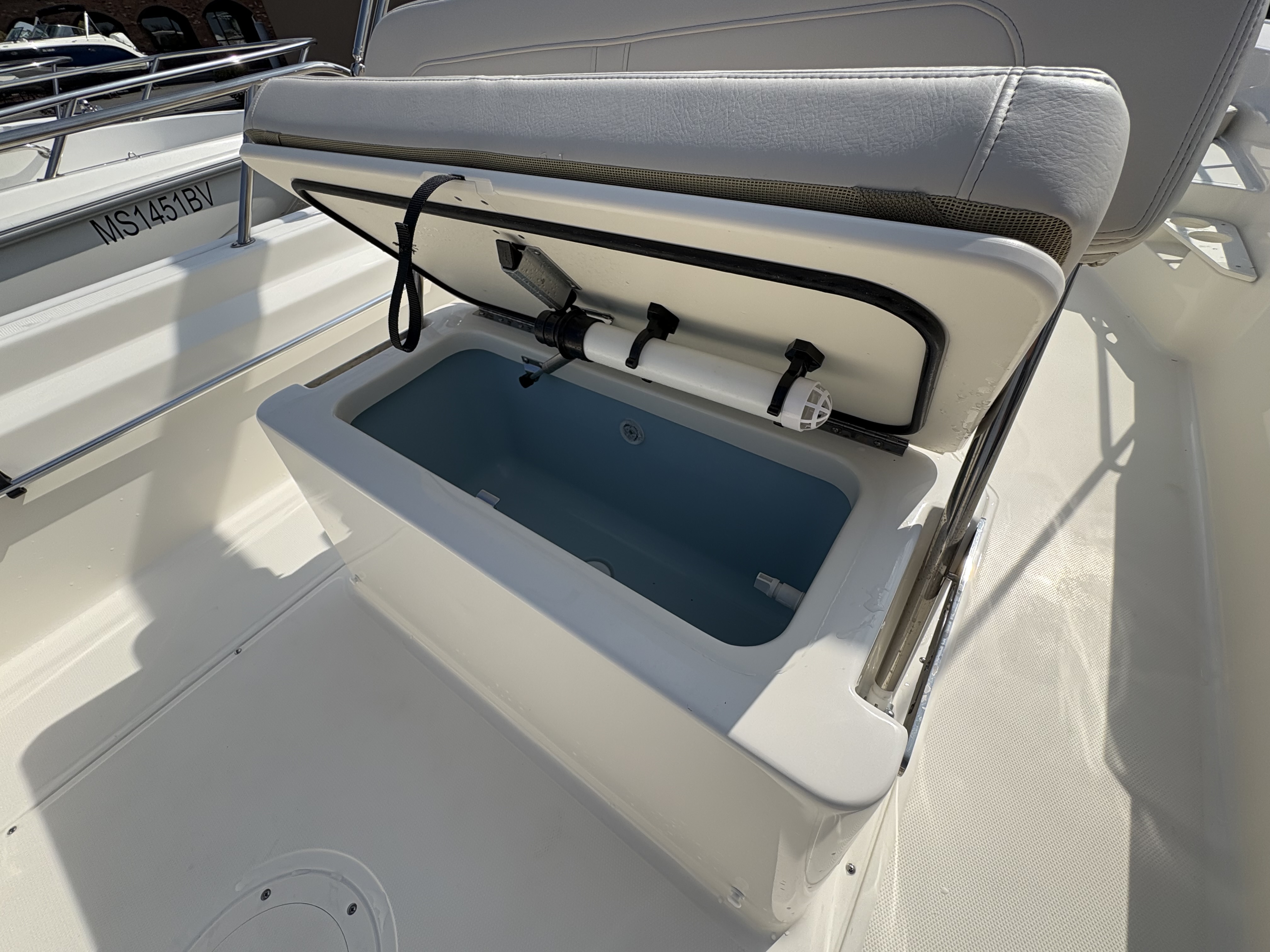 Used Boston Whaler 170 MONTAUK 2025 for sale in Danvers, Massachusetts - Boatzon.com