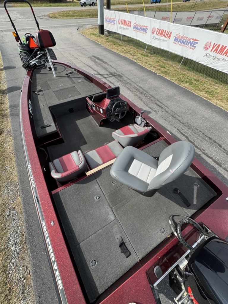 Used Bumble Bee 200 PRO VEE 1995 for sale in Nashville, Tennessee ...