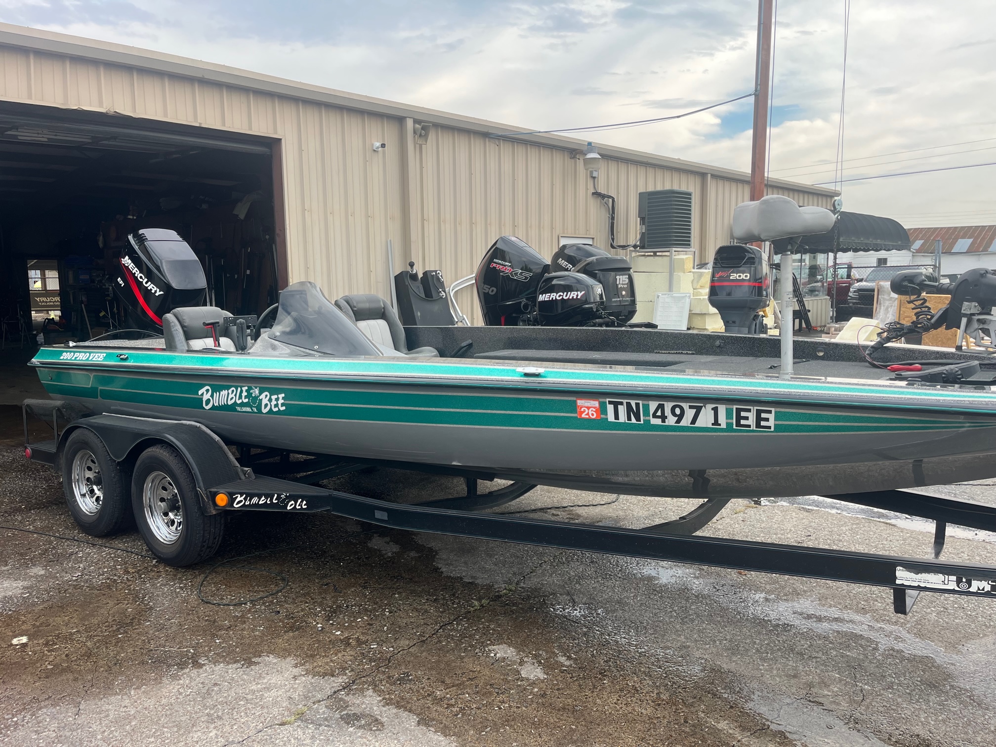 Used BumbleBee 200 pro vee 1996 for sale in Lawrenceburg, Tennessee ...