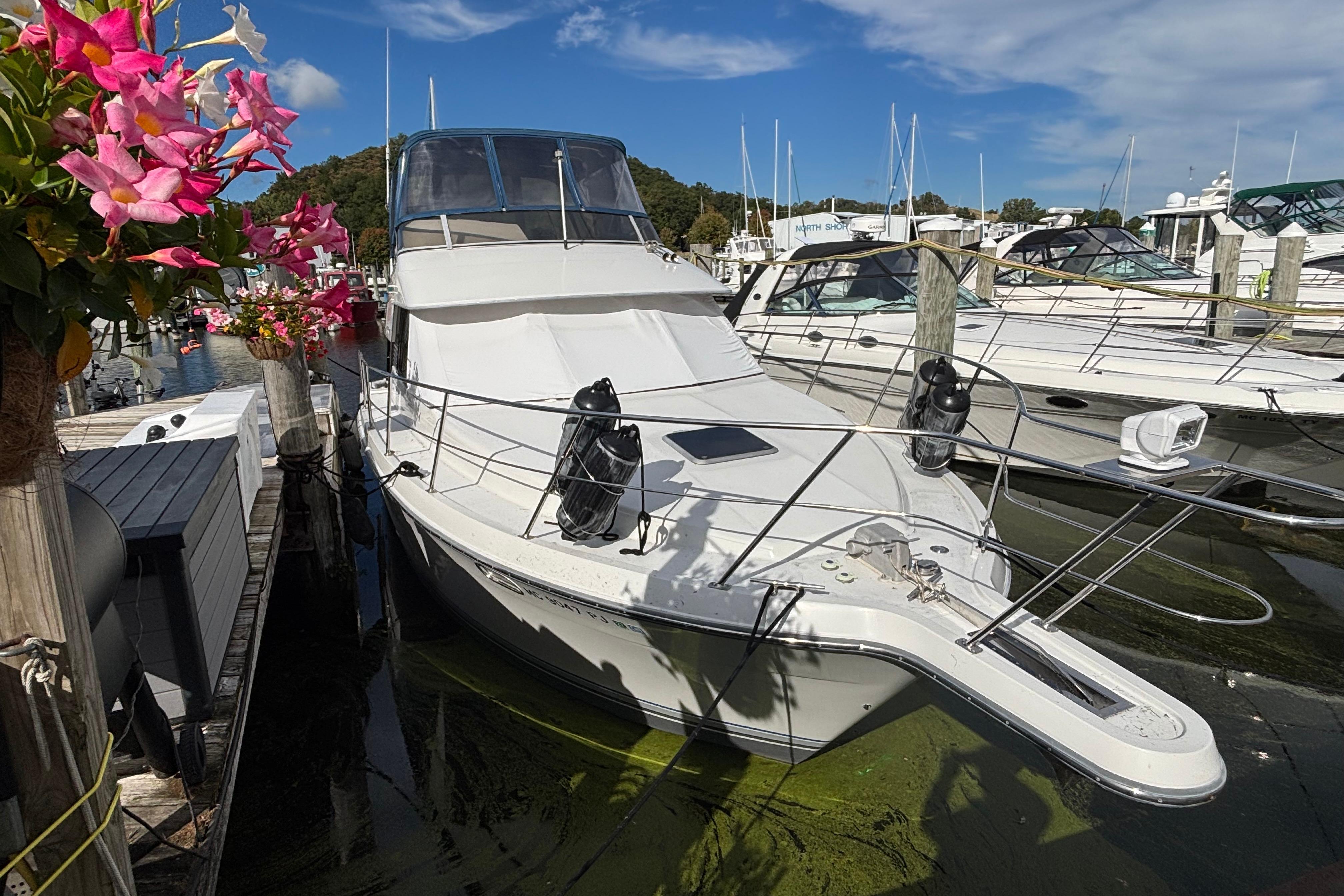 Used Carver 350 Voyager 1993 for sale in Spring Lake, Michigan - Boatzon.com