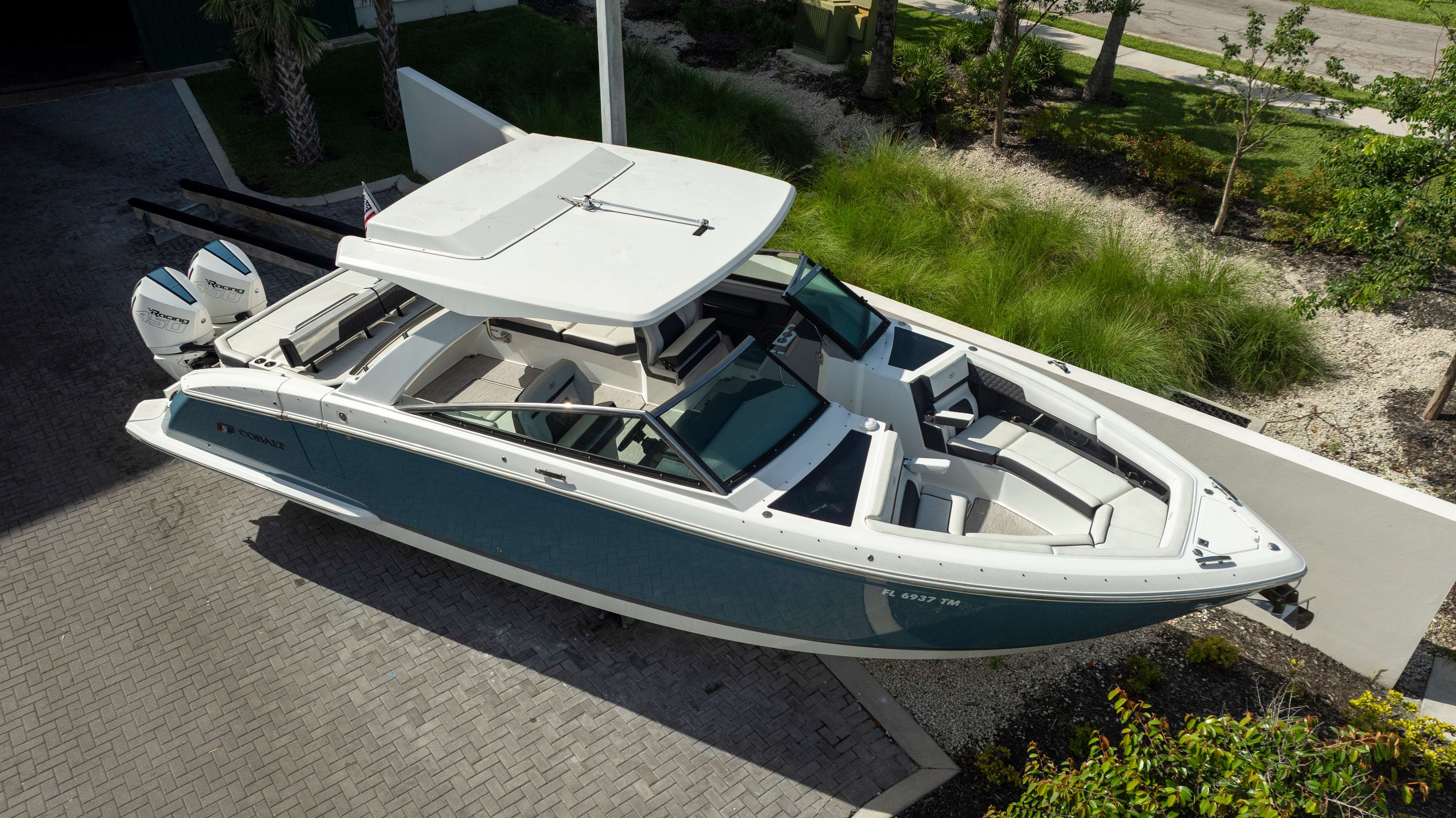 Used Cobalt R33 Outboard 2022 for sale in Cape Coral, Florida - Boatzon.com