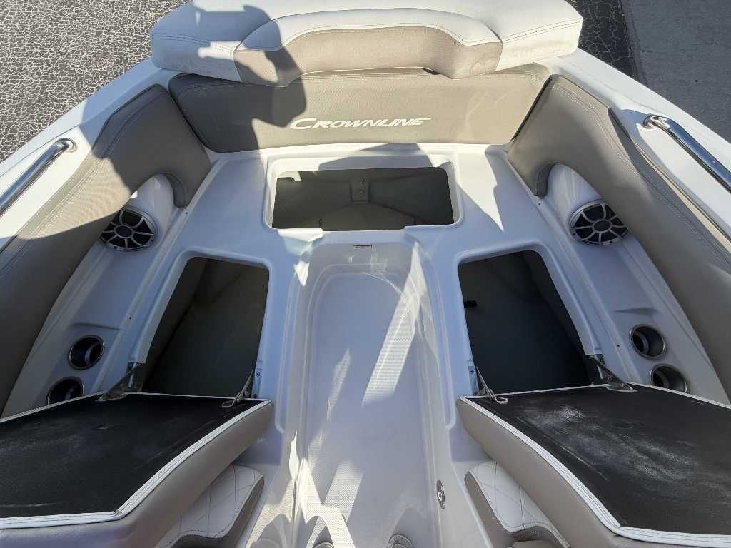 Used Crownline Eclipse E235 XS 2022 for sale in Pinellas Park, Florida - Boatzon.com