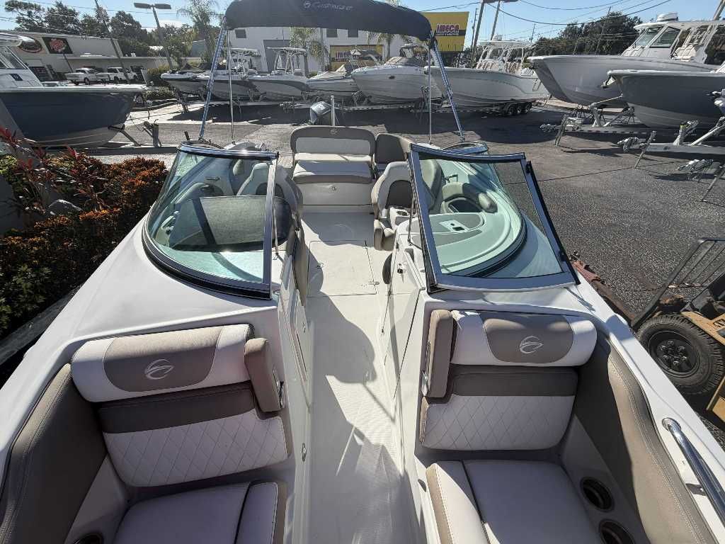 Used Crownline Eclipse E235 XS 2022 for sale in Pinellas Park, Florida - Boatzon.com