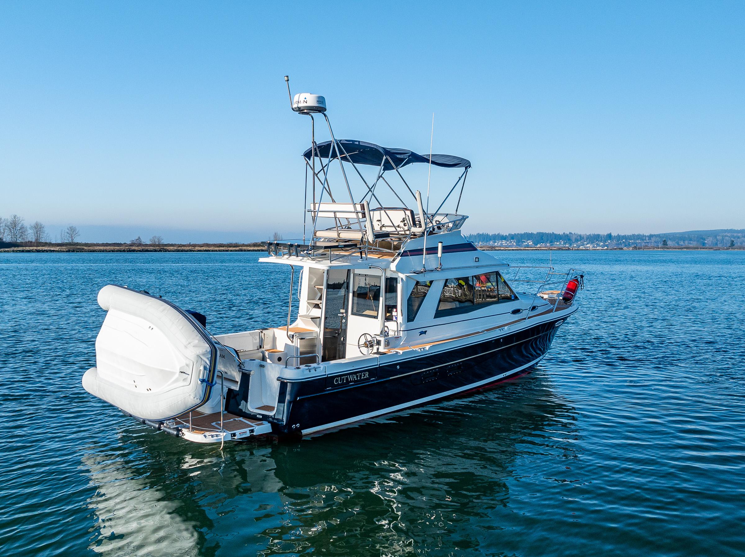 Used Cutwater 30 Command Bridge 2016 for sale in Anacortes, Washington ...