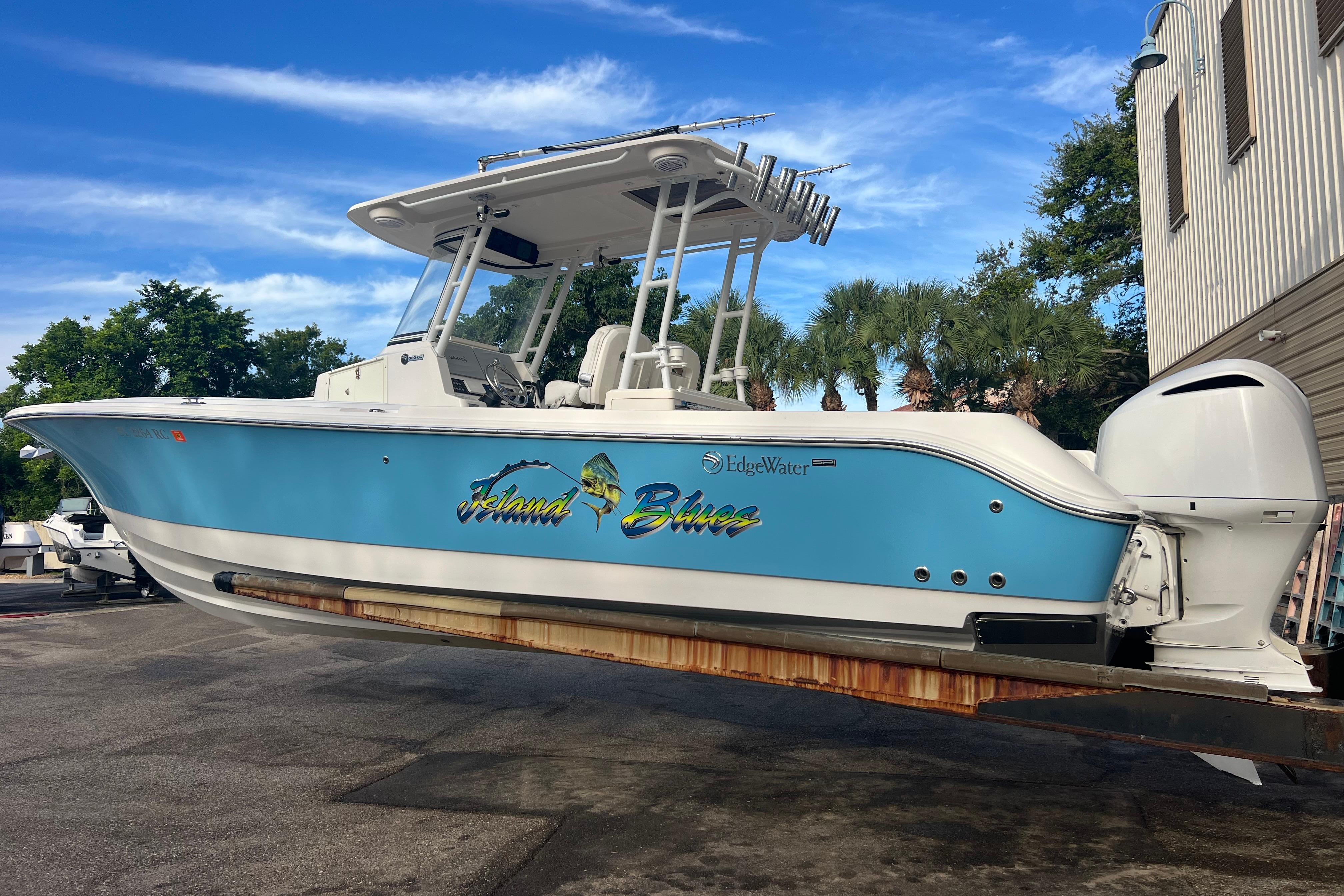 Used Edgewater 320CC 2015 for sale in Sarasota, Florida - Boatzon.com