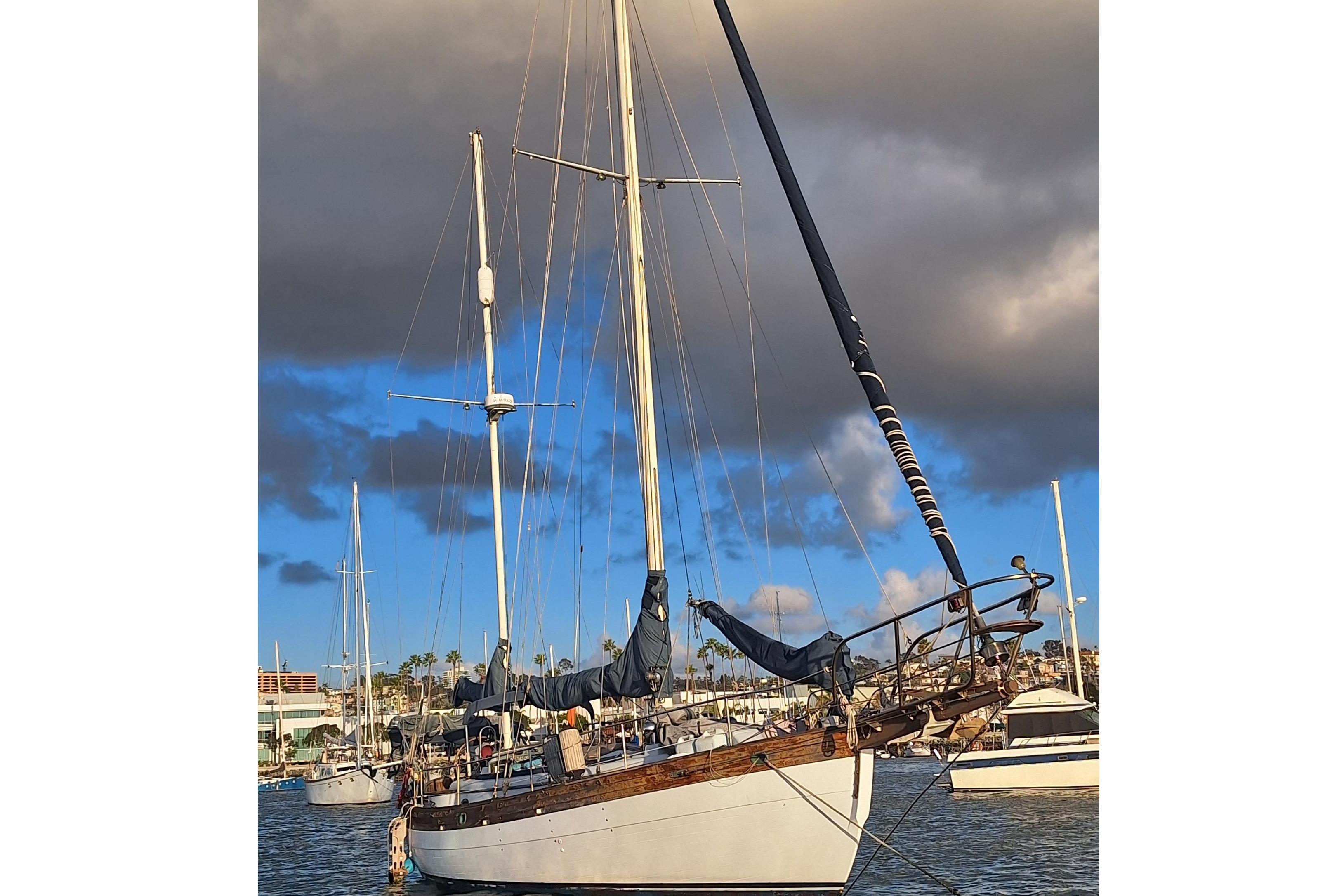 Used Hans Christian 38 1977 for sale in San Diego, California - Boatzon.com