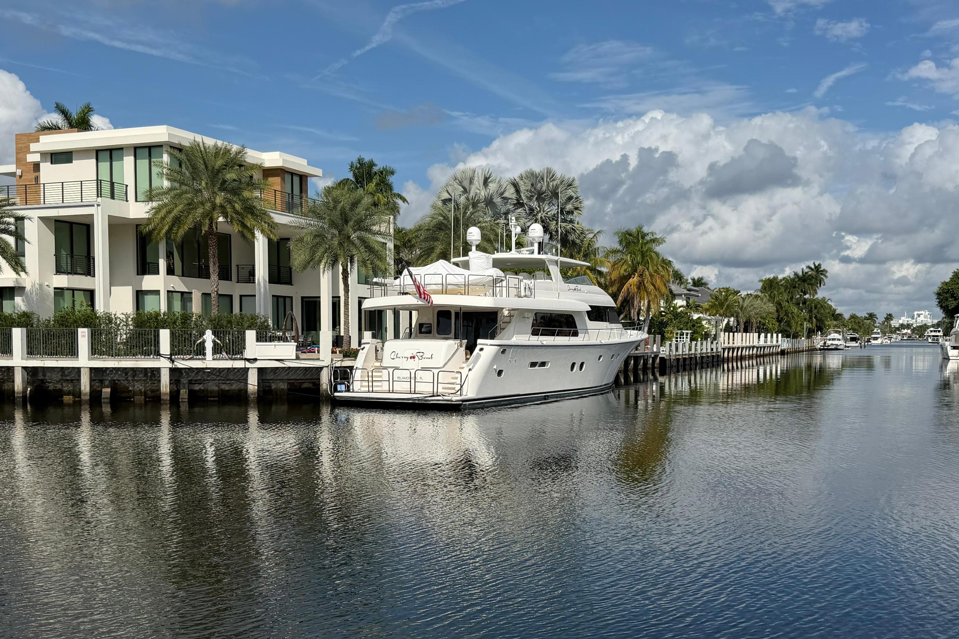 Used Pacific Mariner 85 Motor Yacht 2014 for sale in Spring Lake ...