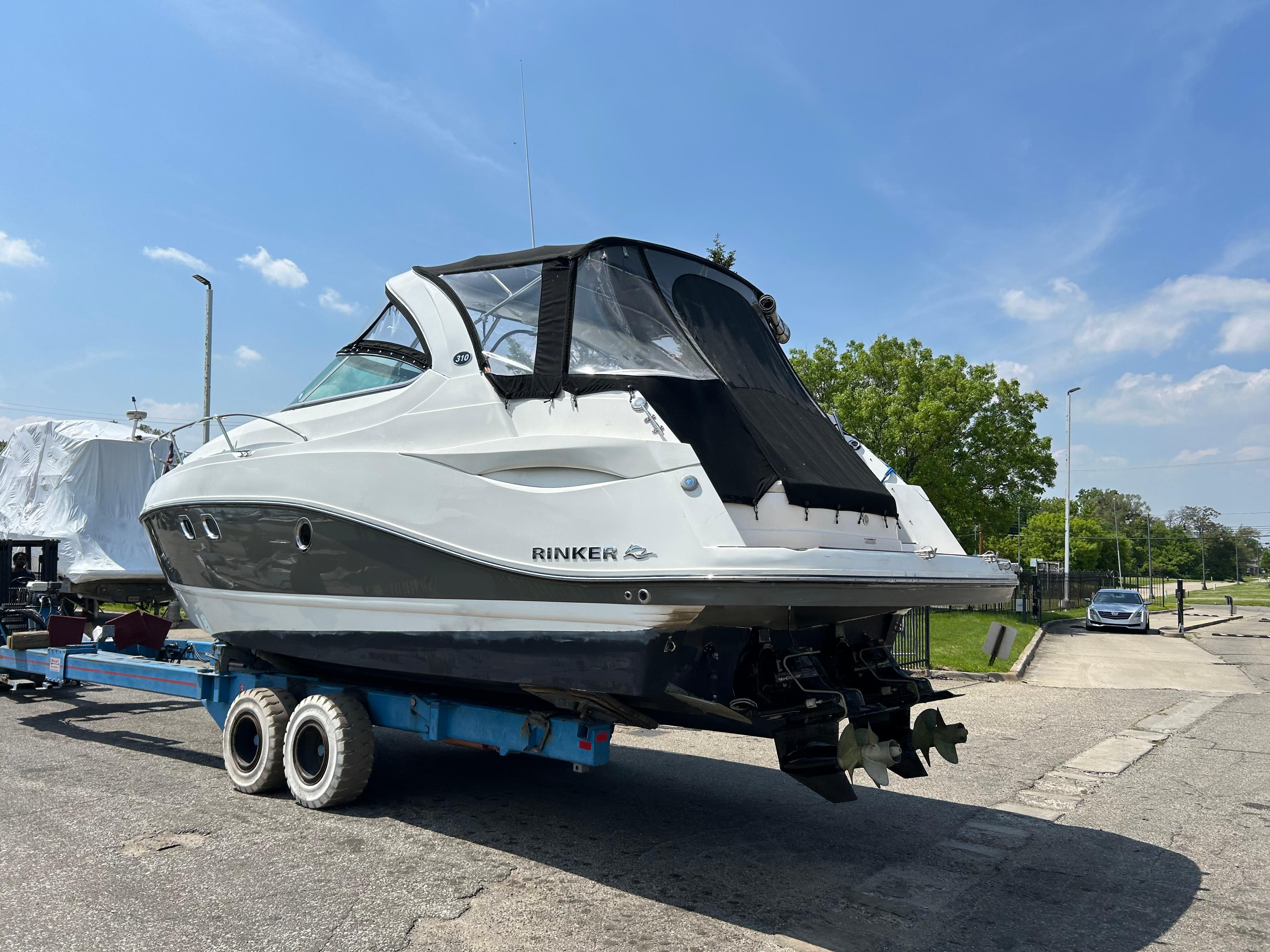 Used Rinker 310 Express Cruiser 2013 for sale in Parma, Ohio - Boatzon.com