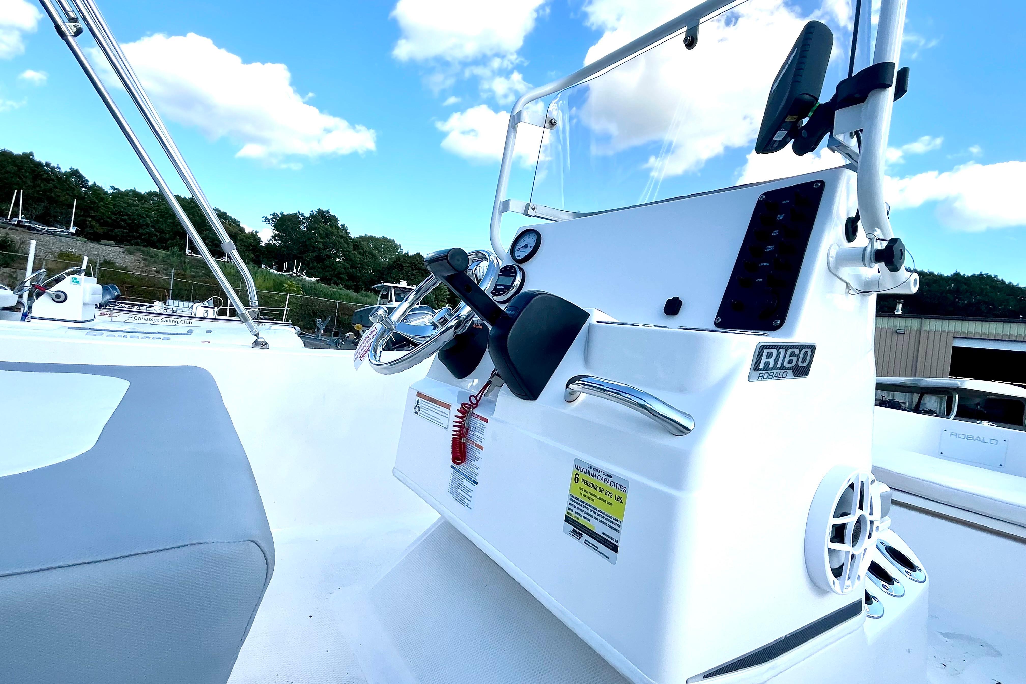 Used Robalo R160 Center Console 2021 for sale in Weymouth ...