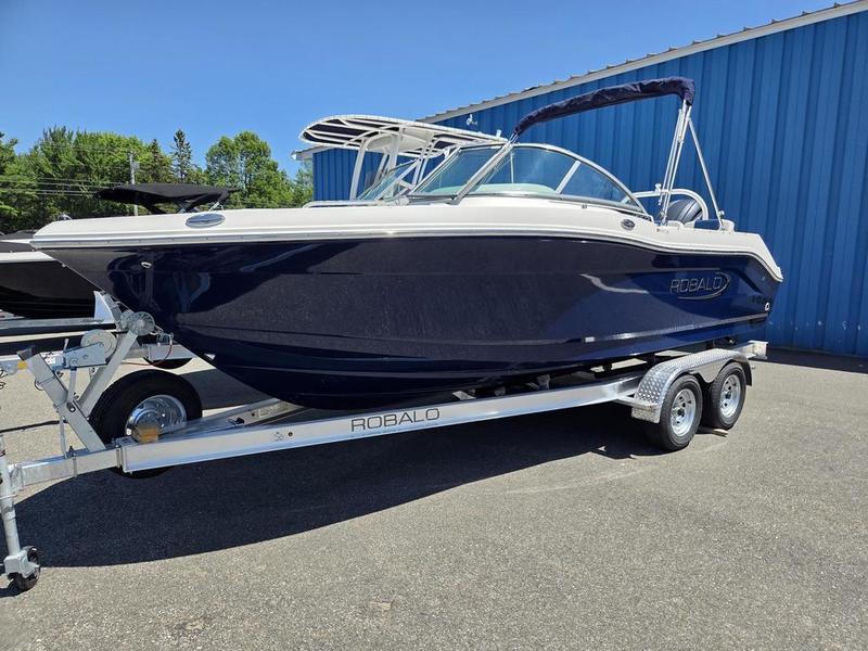 New Robalo R207 Dual Console 2025 for sale in Holden, Maine - Boatzon.com