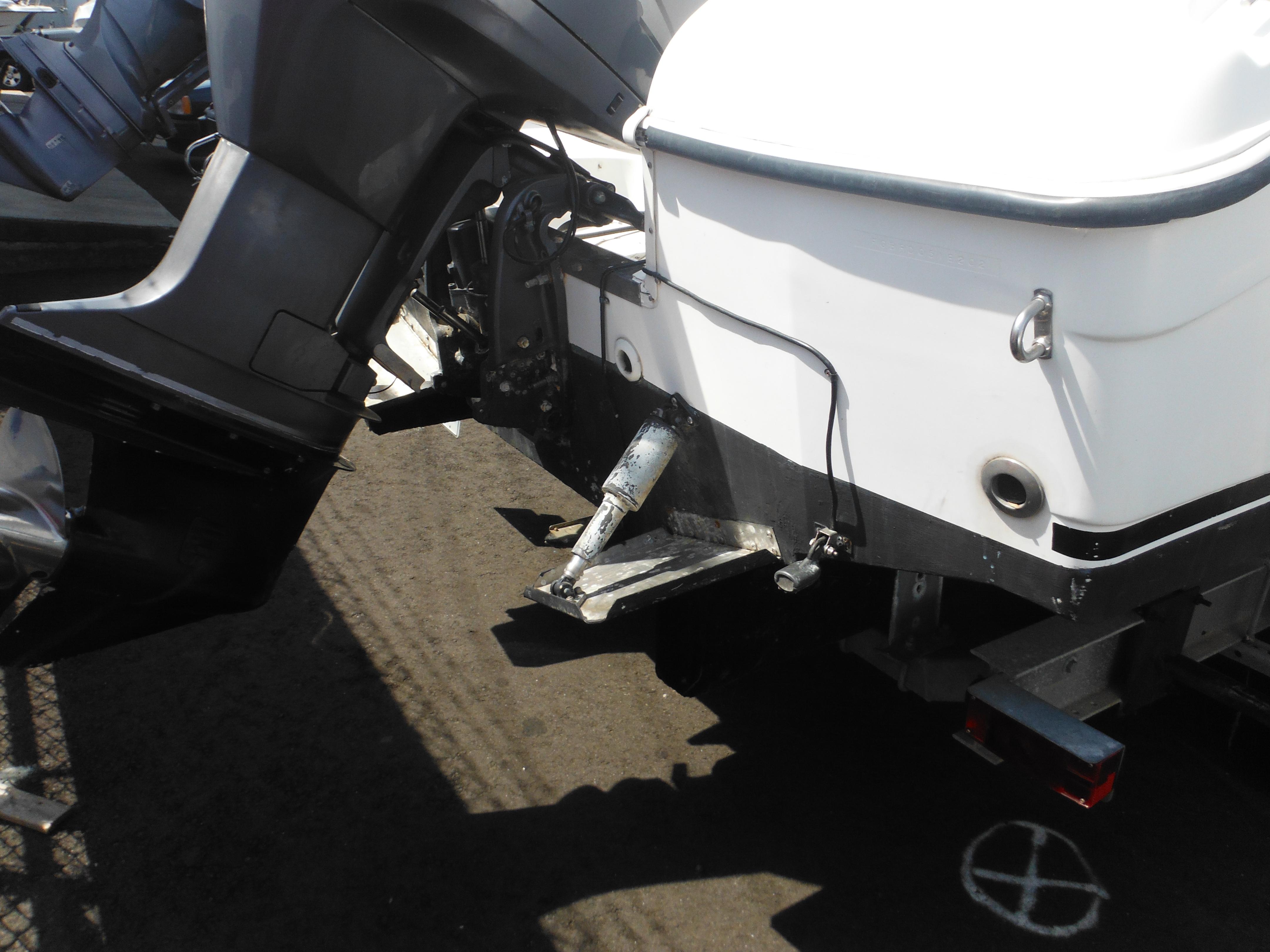 Used Robalo R235 Walkaround 2002 for sale in Stratford, Connecticut ...