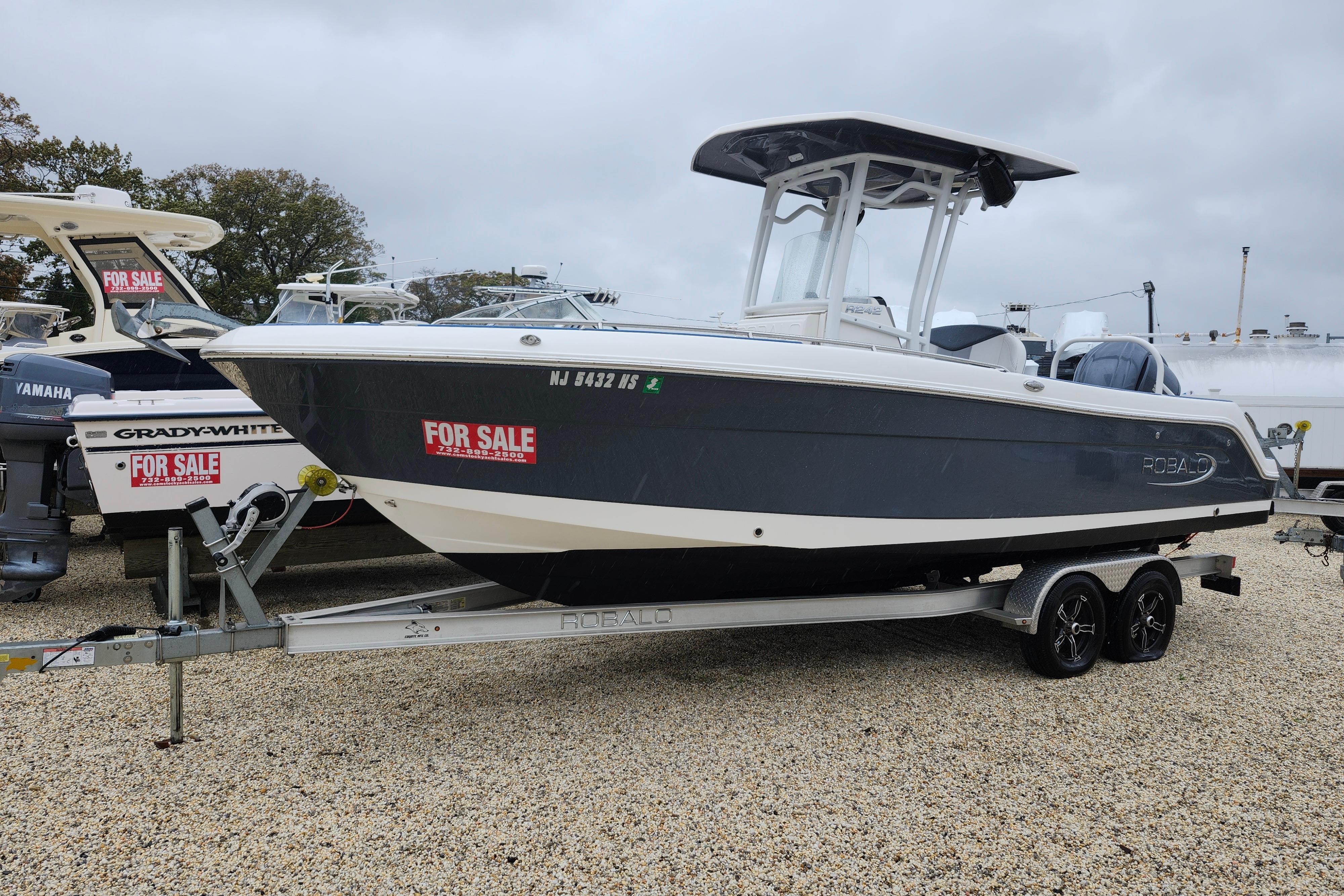 Used Robalo R242 Center Console 2021 for sale in Brick Township, New ...