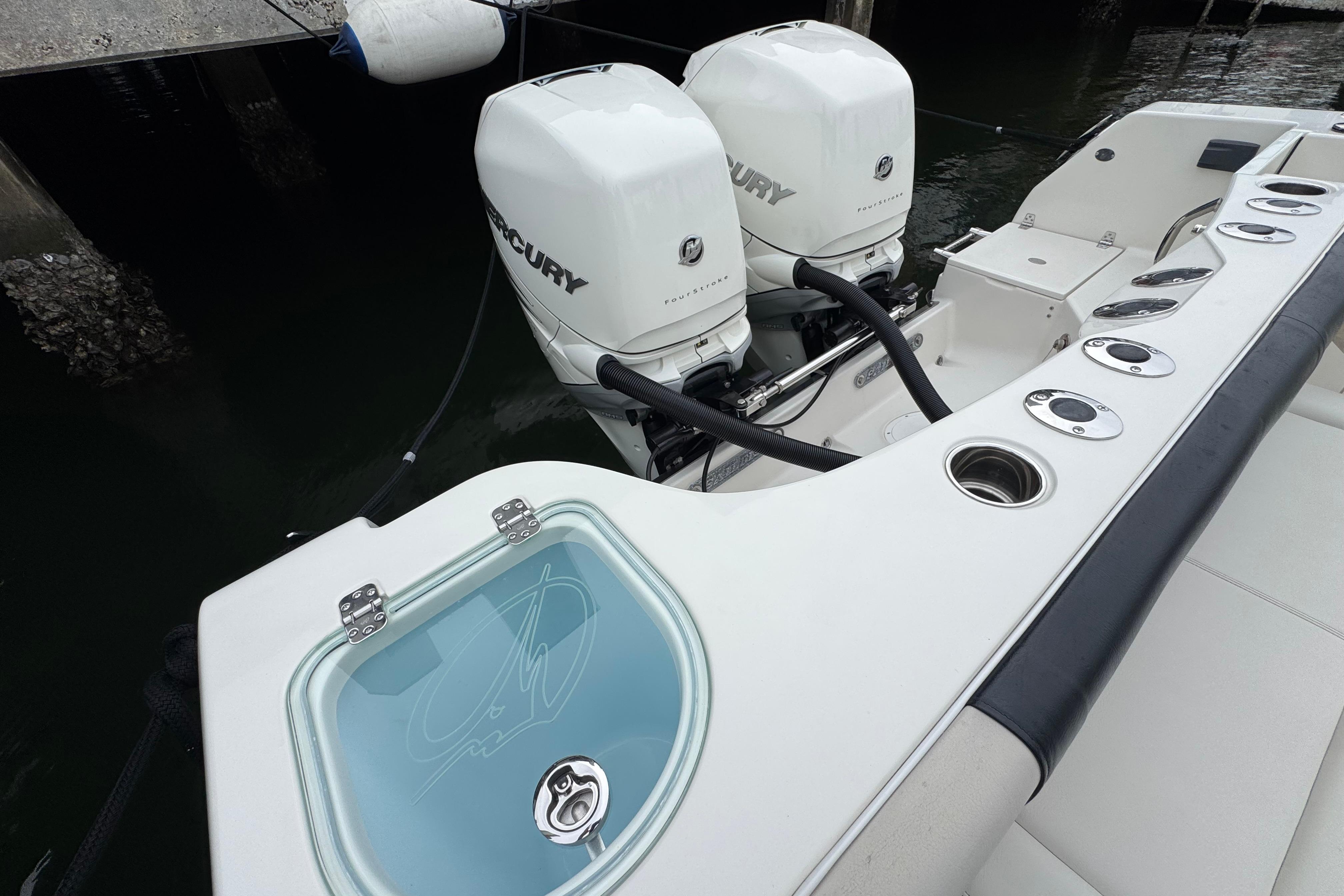 Used Sailfish 320 CC 2022 for sale in Pompano Beach, Florida - Boatzon.com
