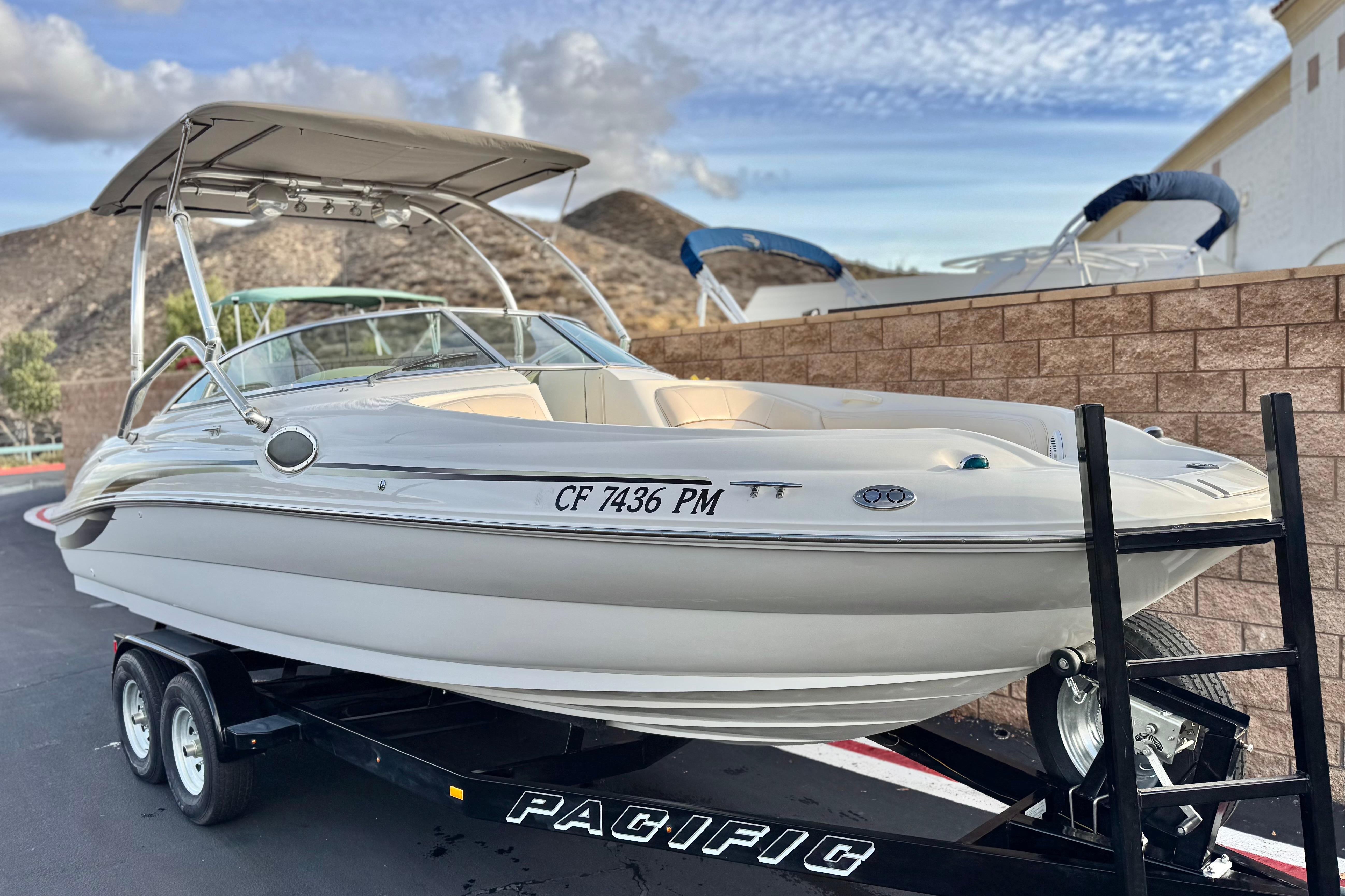 Used Sea Ray 240 Sundeck 2001 for sale in Lake Elsinore, California ...