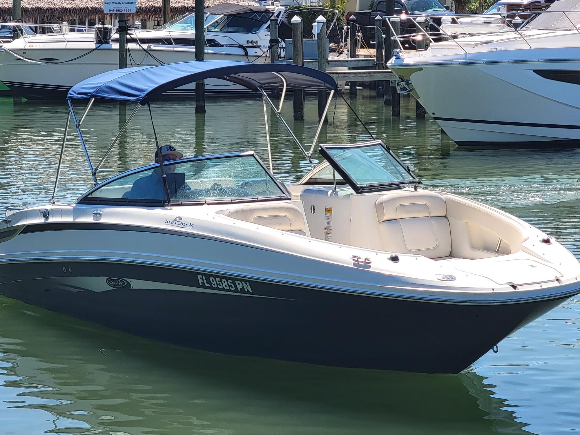 Used Sea Ray 240 Sundeck 2013 for sale in Nokomis, Florida - Boatzon.com