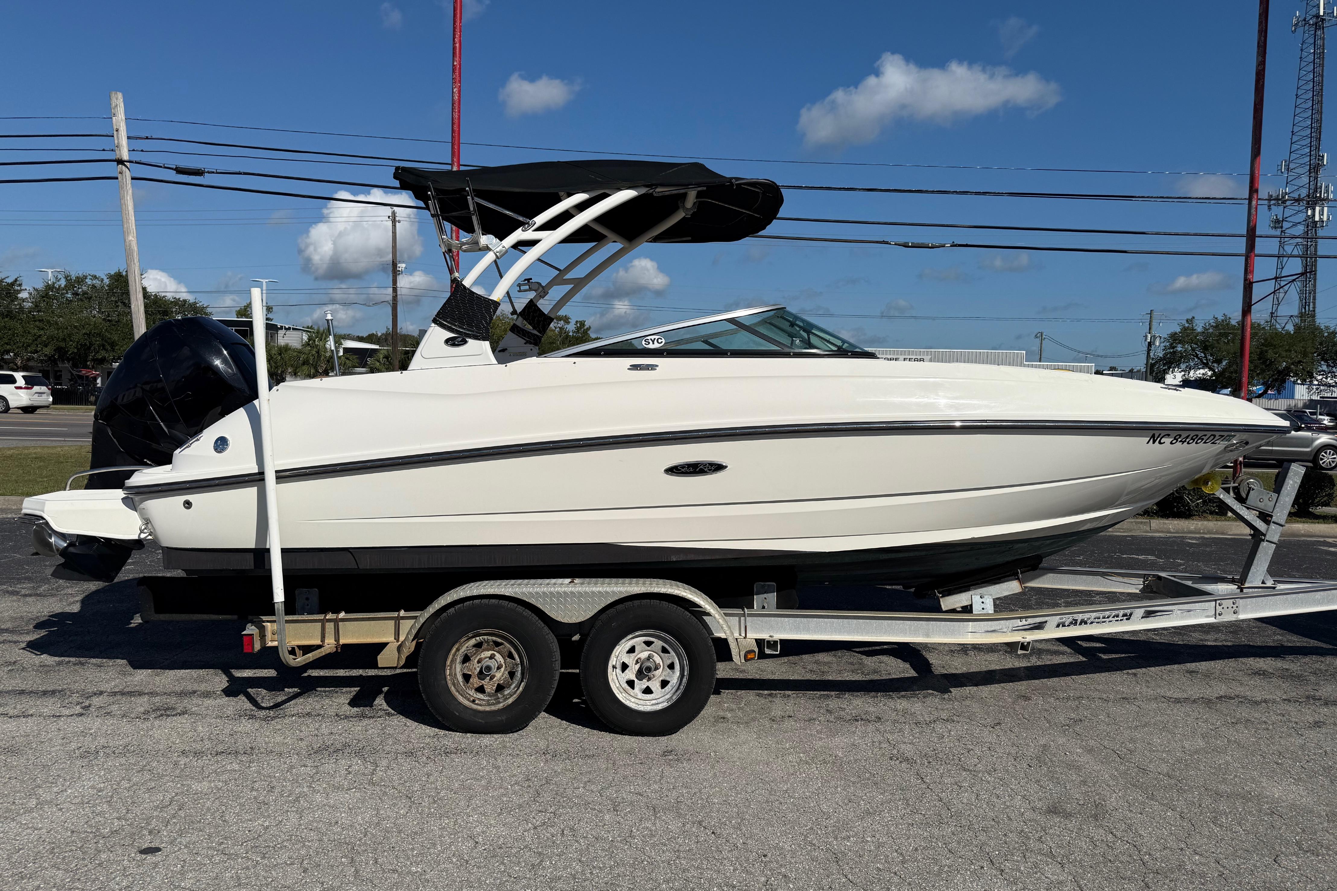Used Sea Ray 240 Sundeck Outboard 2014 for sale in Wilmington, North Carolina - Boatzon.com