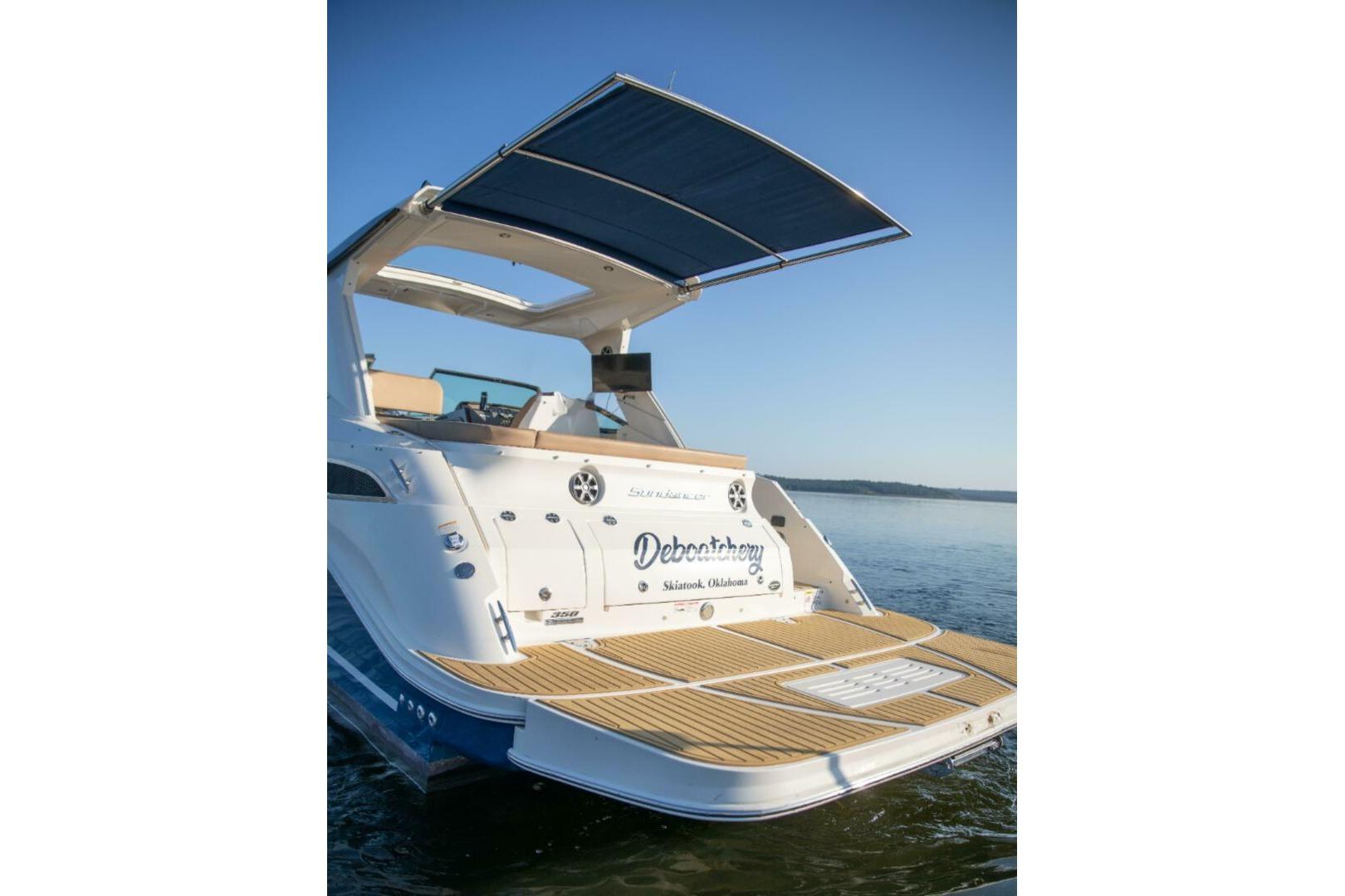 Used Sea Ray 350 Sundancer 2016 for sale in Sarasota, Florida - Boatzon.com