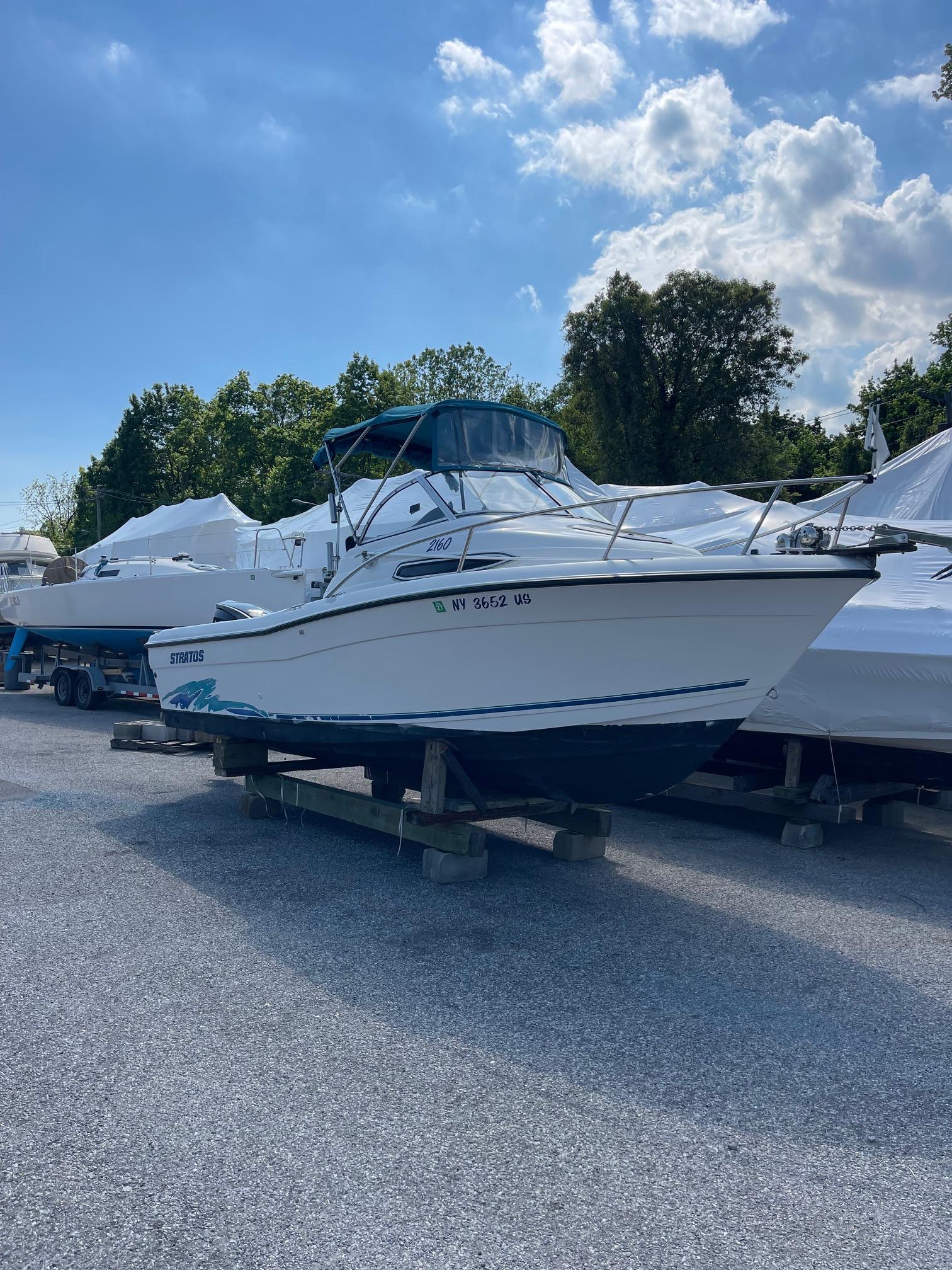 Used Stratos 21 Walkaround Cuddy 1998 for sale in Halesite, New York ...