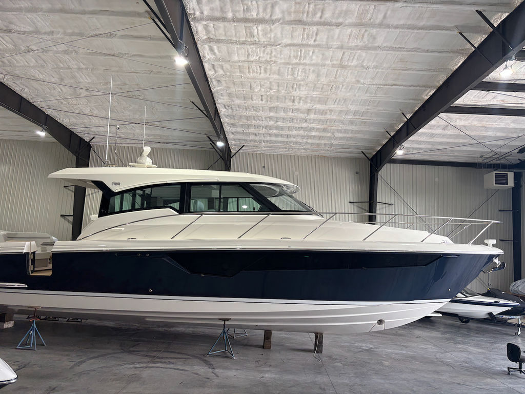 New Tiara Yachts 48LE 2025 for sale in Hastings, Minnesota - Boatzon.com