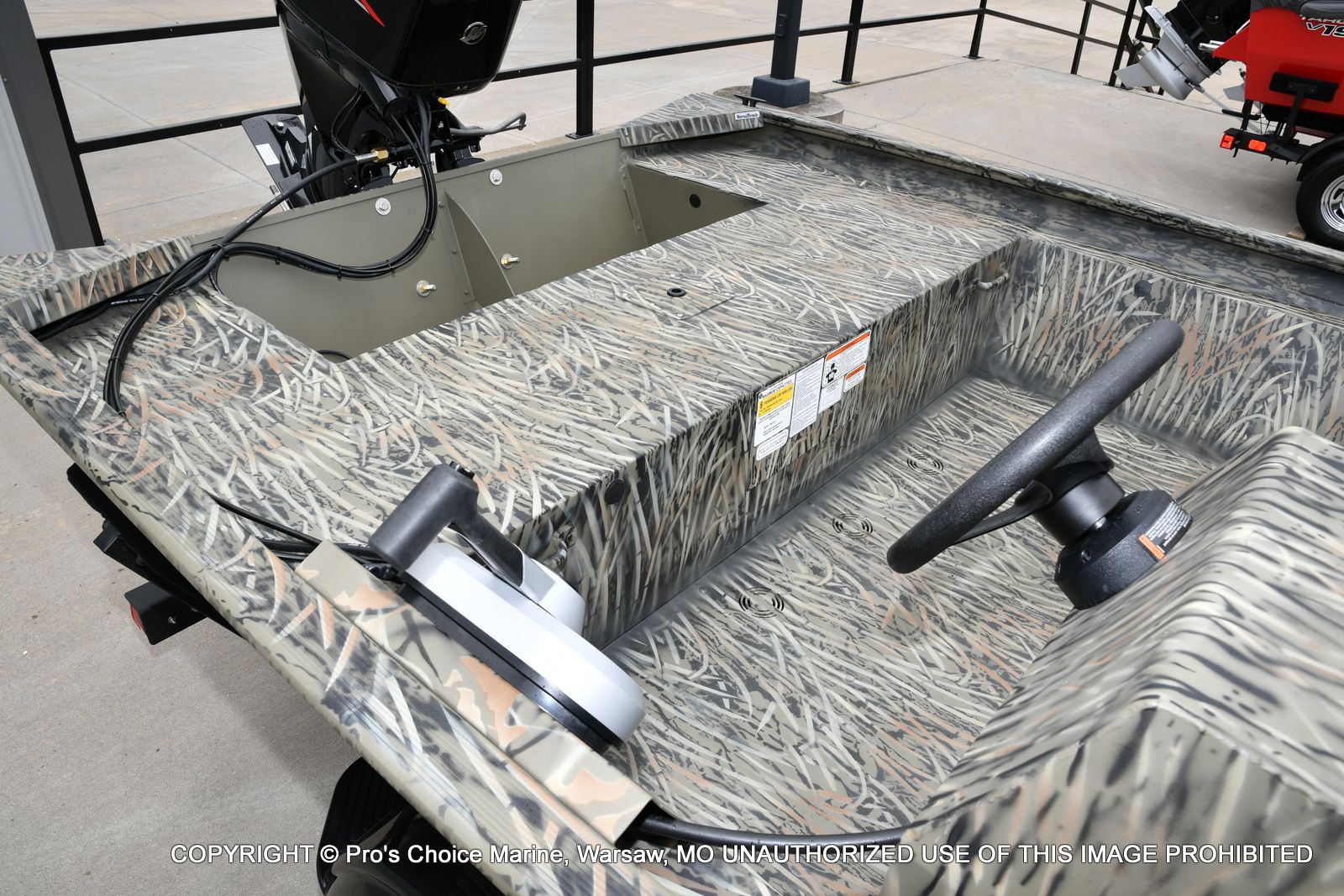 New Tracker Grizzly 1860 Utility Jon Side Console 2026 for sale in ...