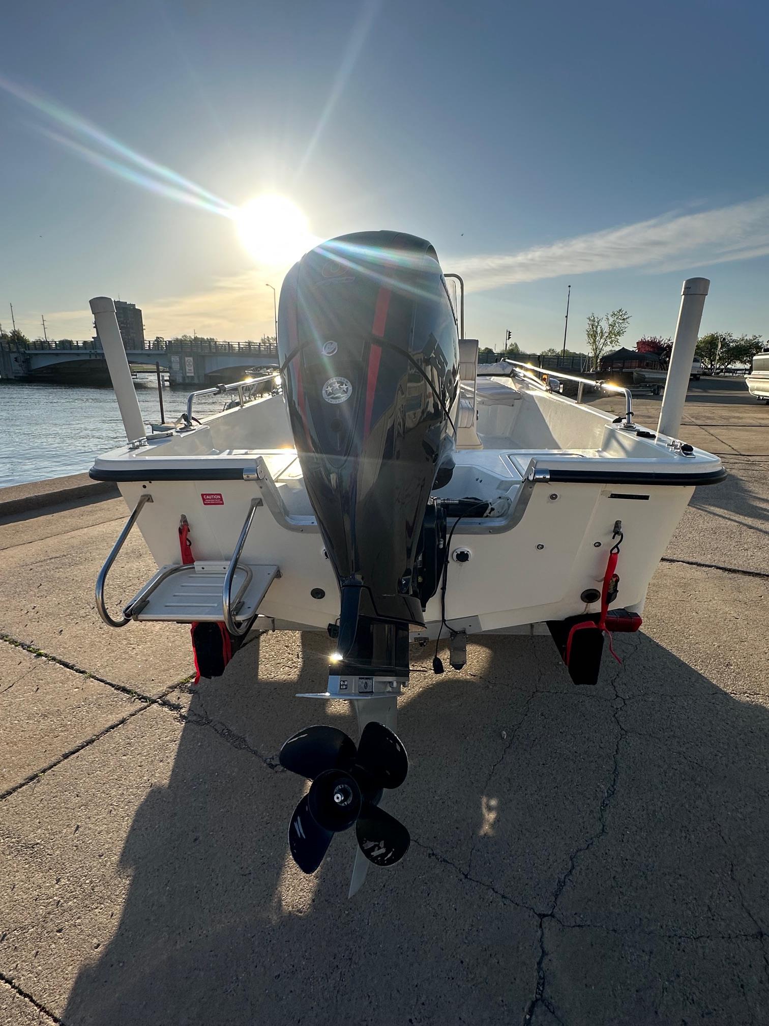 Used Sea Pro V2 100 BAY 2001 for sale in Oshkosh, Wisconsin - Boatzon.com