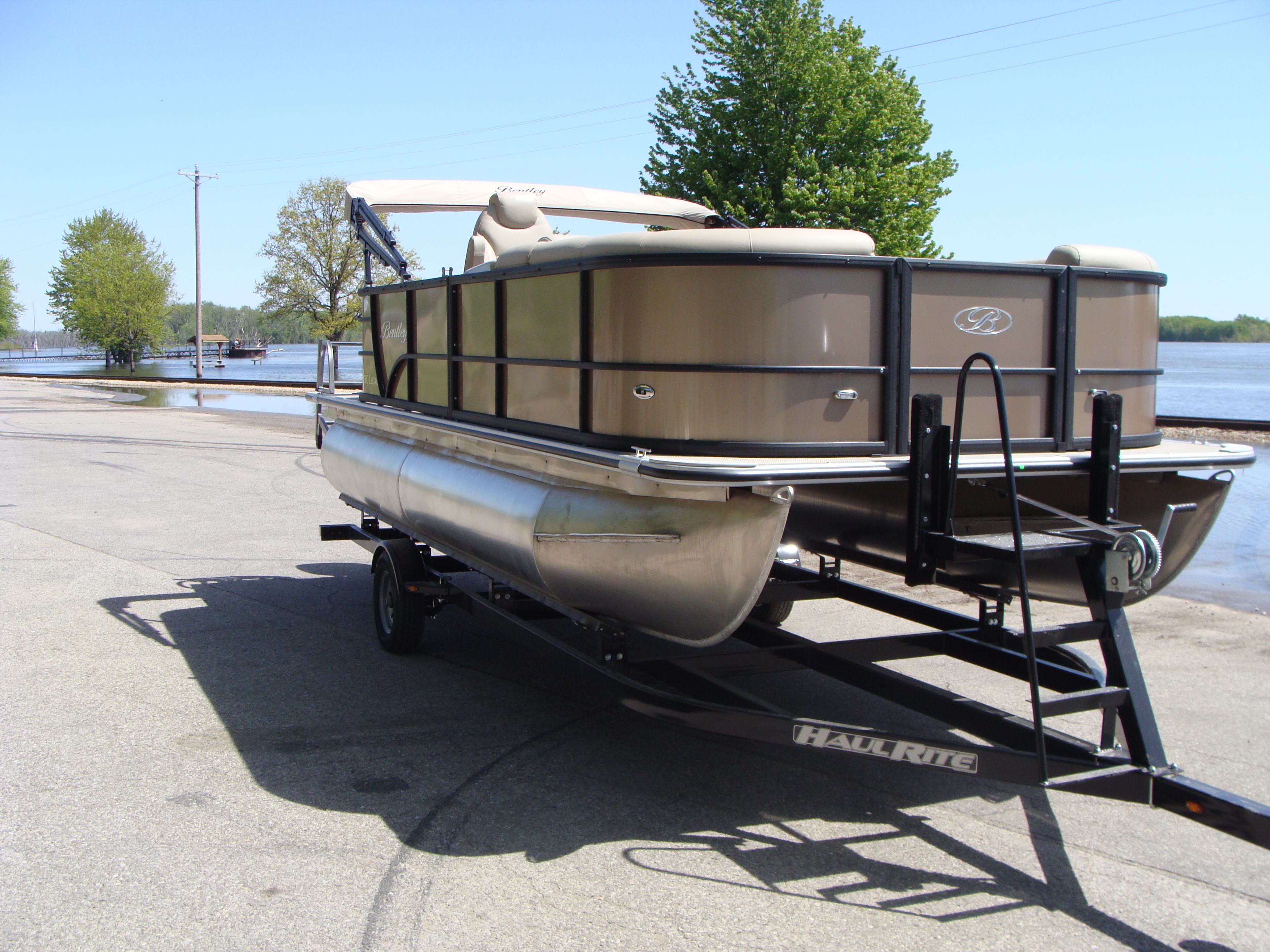 New 2023 Bentley Pontoons 200 XL Cruise for sale in Burlington, Iowa ...