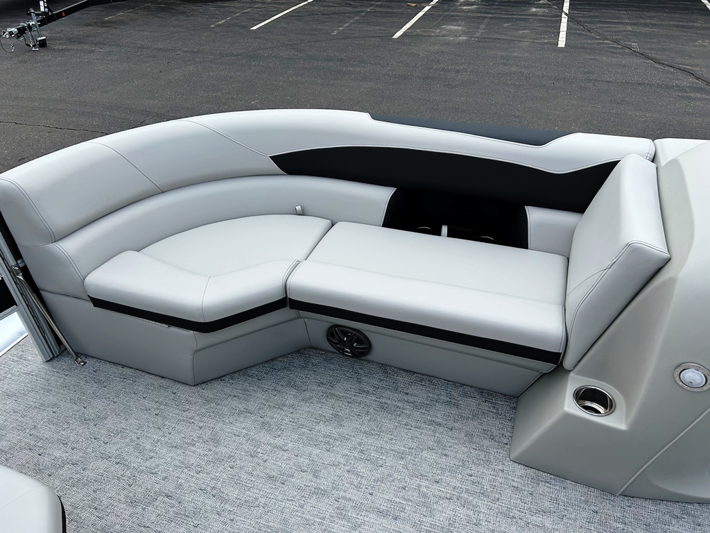 New Berkshire Pontoons 24 RFC LE Fish Cruise 2025 for sale in Rogers, Minnesota - Boatzon.com