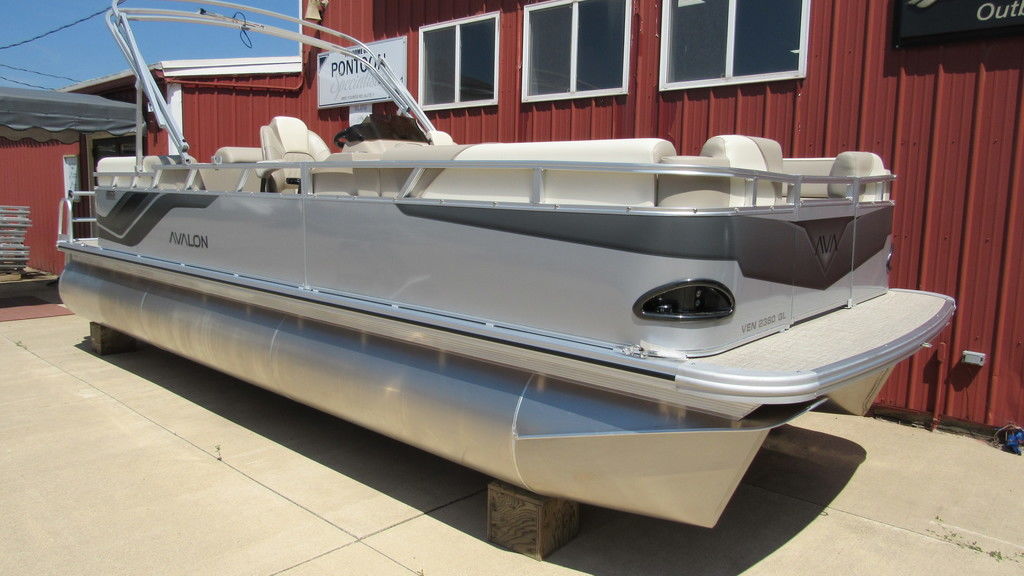 New Avalon Venture Quad Lounger 23 FT 2026 for sale in Quincy, Michigan - Boatzon.com