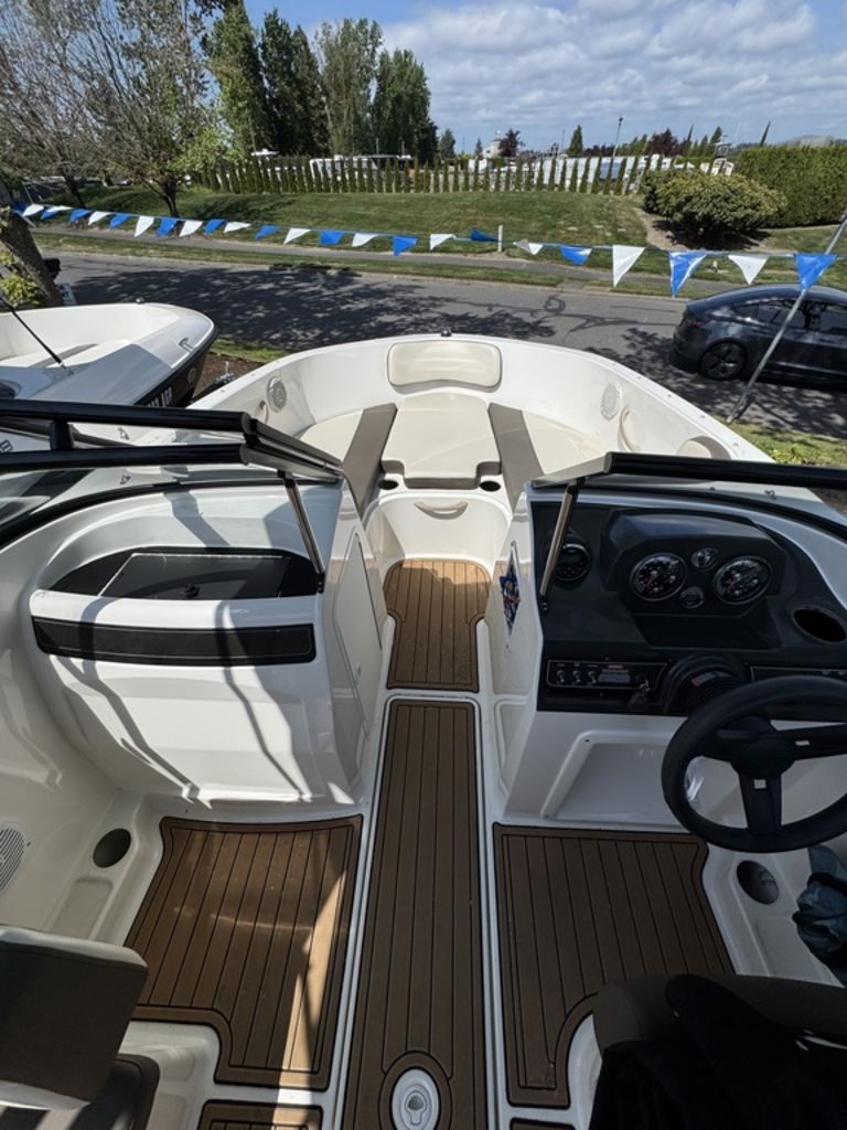 Used Bayliner VR4 Bowrider IO 2019 for sale in portland, Oregon ...