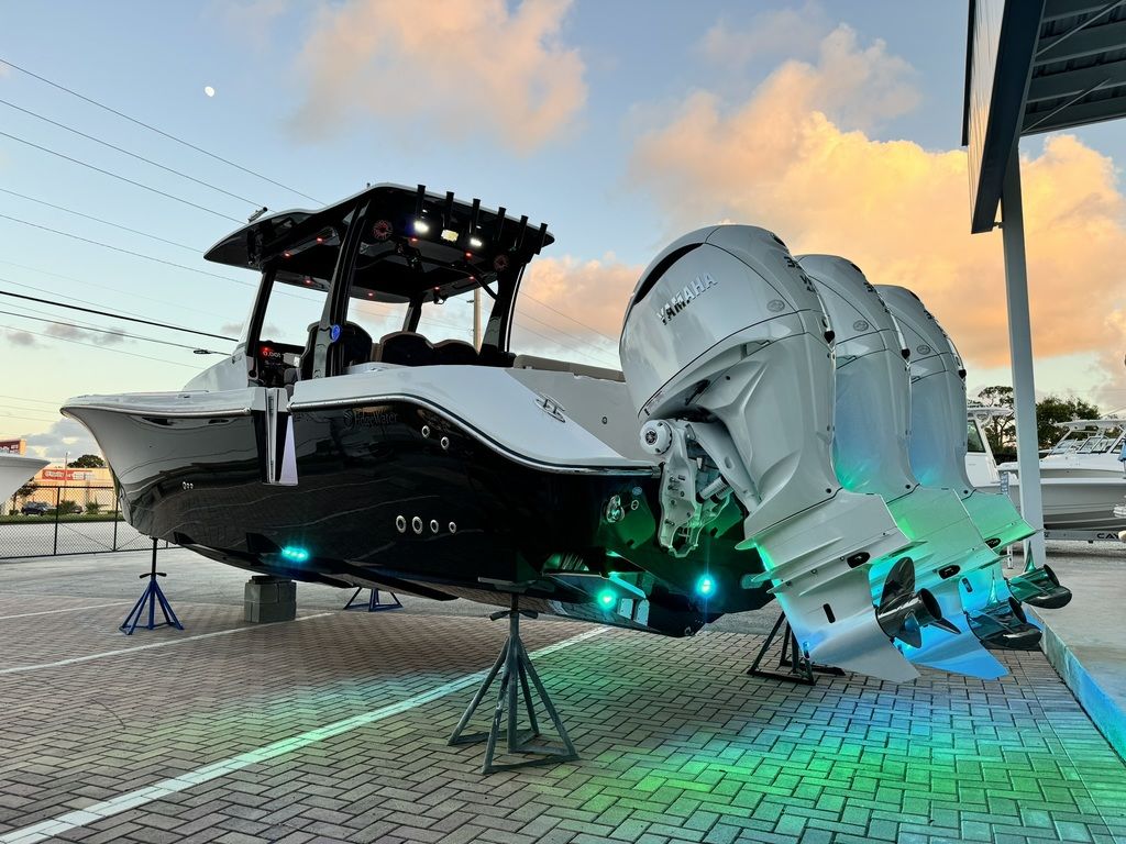 New EdgeWater 370 CC 2025 for sale in Stuart, Florida - Boatzon.com