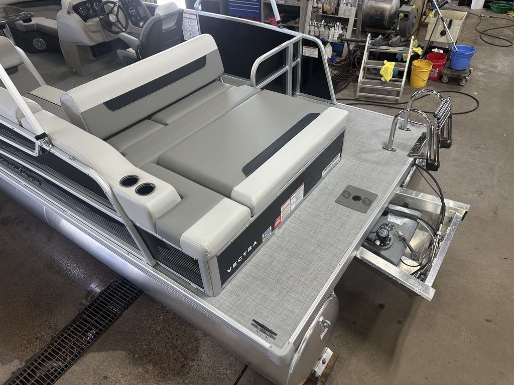 New Princecraft Vectra 21 RL Lounge Swingback Mercury 4Stroke EFI 2025 ...