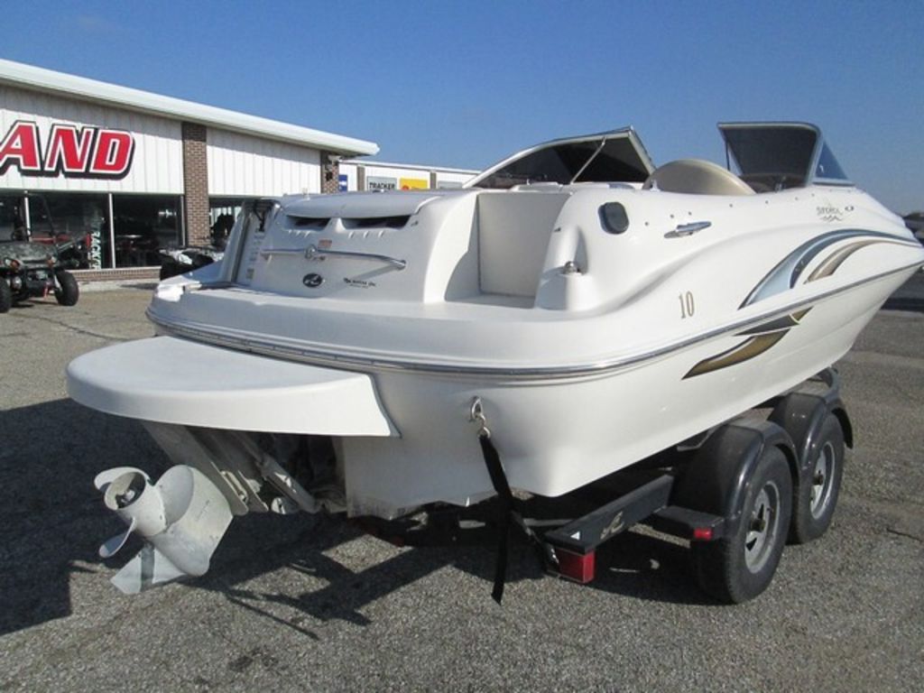 Used Sea Ray 210 Sundeck 2001 for sale in Emmetsburg, Iowa - Boatzon.com