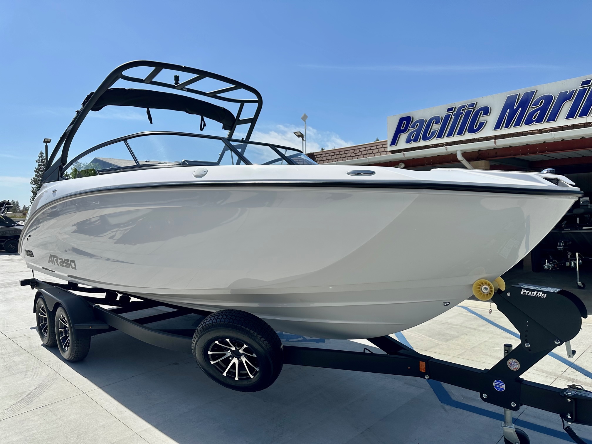 New 2025 Yamaha AR250 w Twin 18L High output motors for sale in madera ...