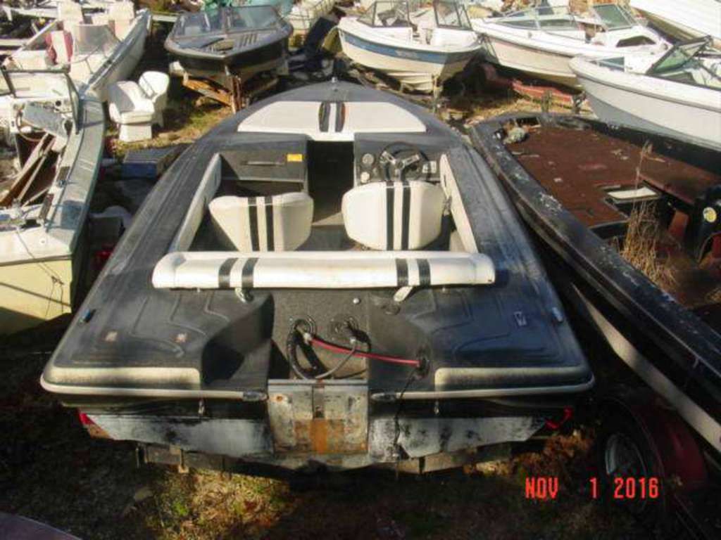 Used Checkmate Eluder 19 Performance outboard hull 1985 for sale in ...