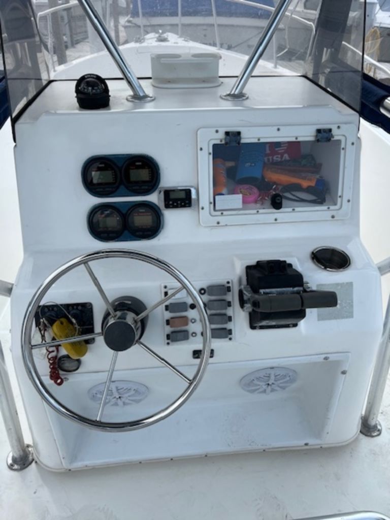 Used Cobia 25CC 2001 for sale in Port Clinton, Ohio - Boatzon.com