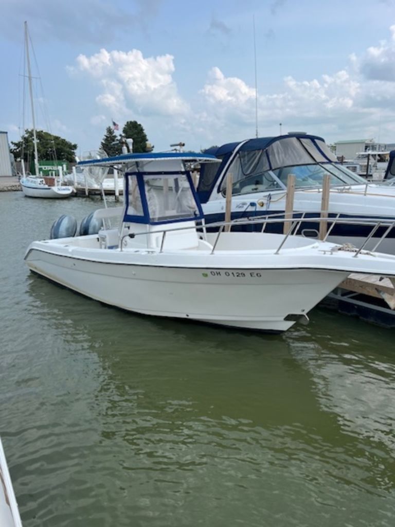 Used Cobia 25CC 2001 for sale in Port Clinton, Ohio - Boatzon.com