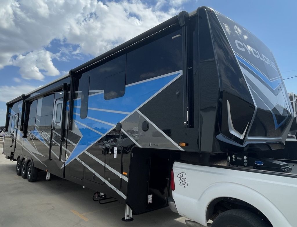 New Heartland Cyclone 4014C 2024 for sale in Wolfforth, Ohio - Boatzon.com