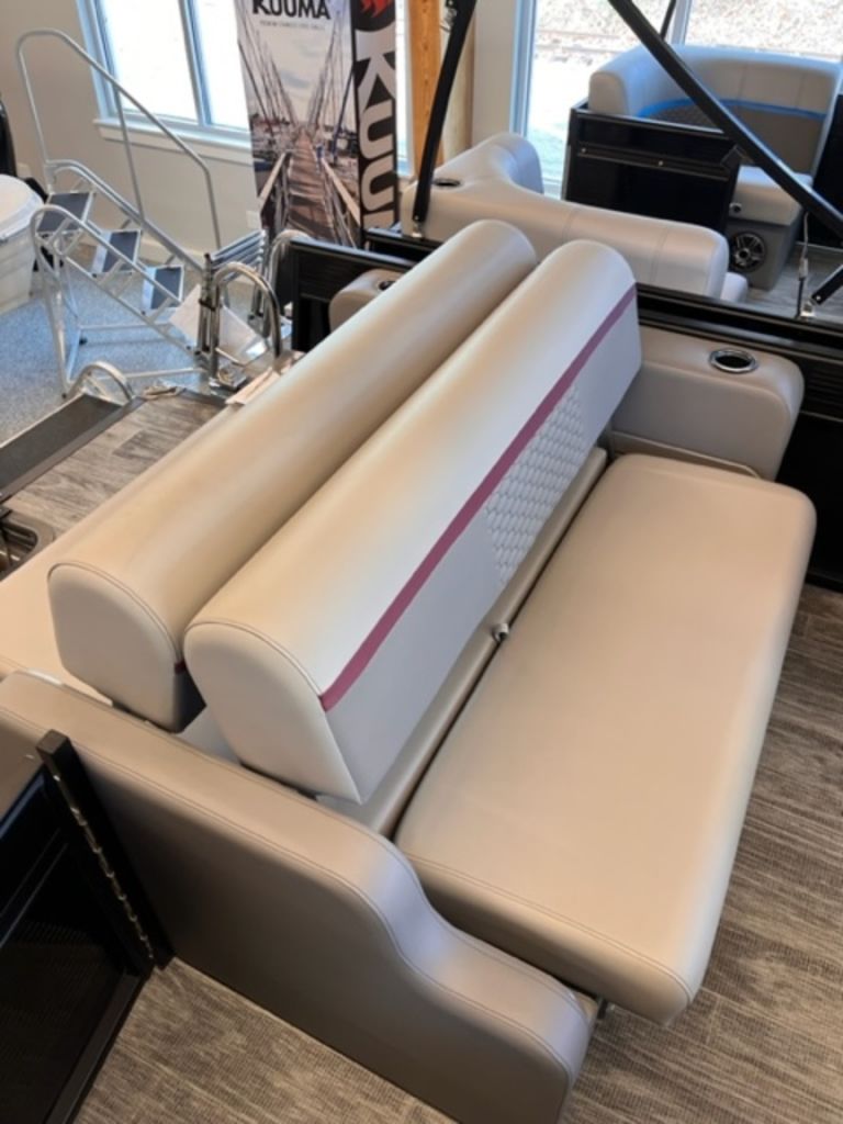 New Qwest Pontoons 820 EClass Splash Pad Triple Tube LT 2023 for sale ...