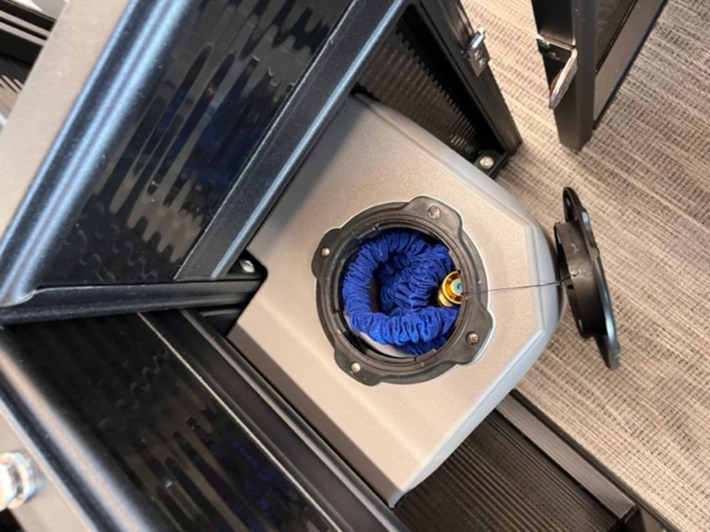 New Qwest Pontoons 820 EClass Splash Pad Triple Tube LT 2023 for sale ...