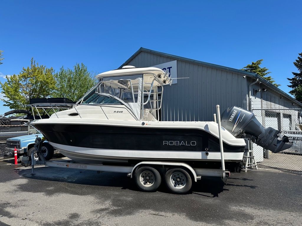 Used Robalo R245 2007 for sale in portland, Oregon - Boatzon.com