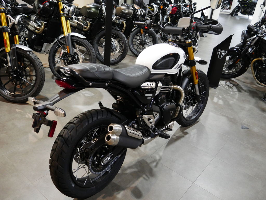 New Triumph Scrambler 400 XC Vanilla White 2026 for sale in Miami ...