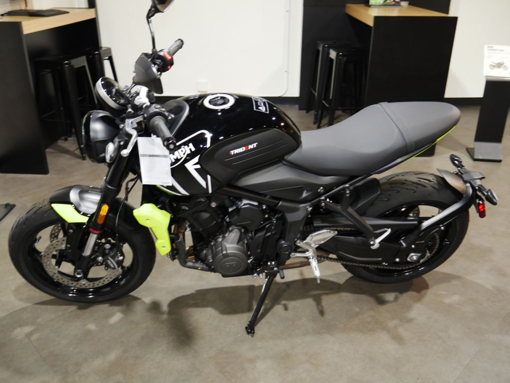 New Triumph Trident 660 Jet BlackTriumph Racing Yellow 2024 for sale in ...